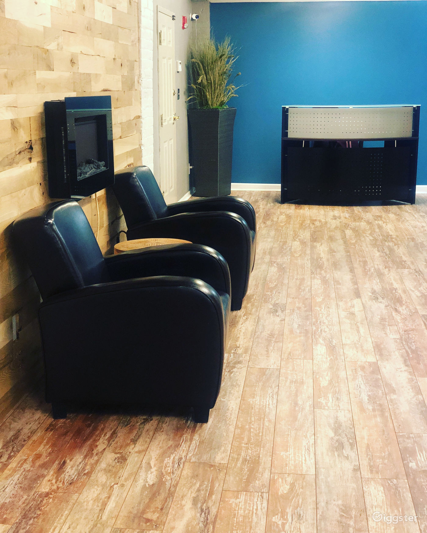 Downtown Cleveland Photography & Content Studio | Rent this location on ...