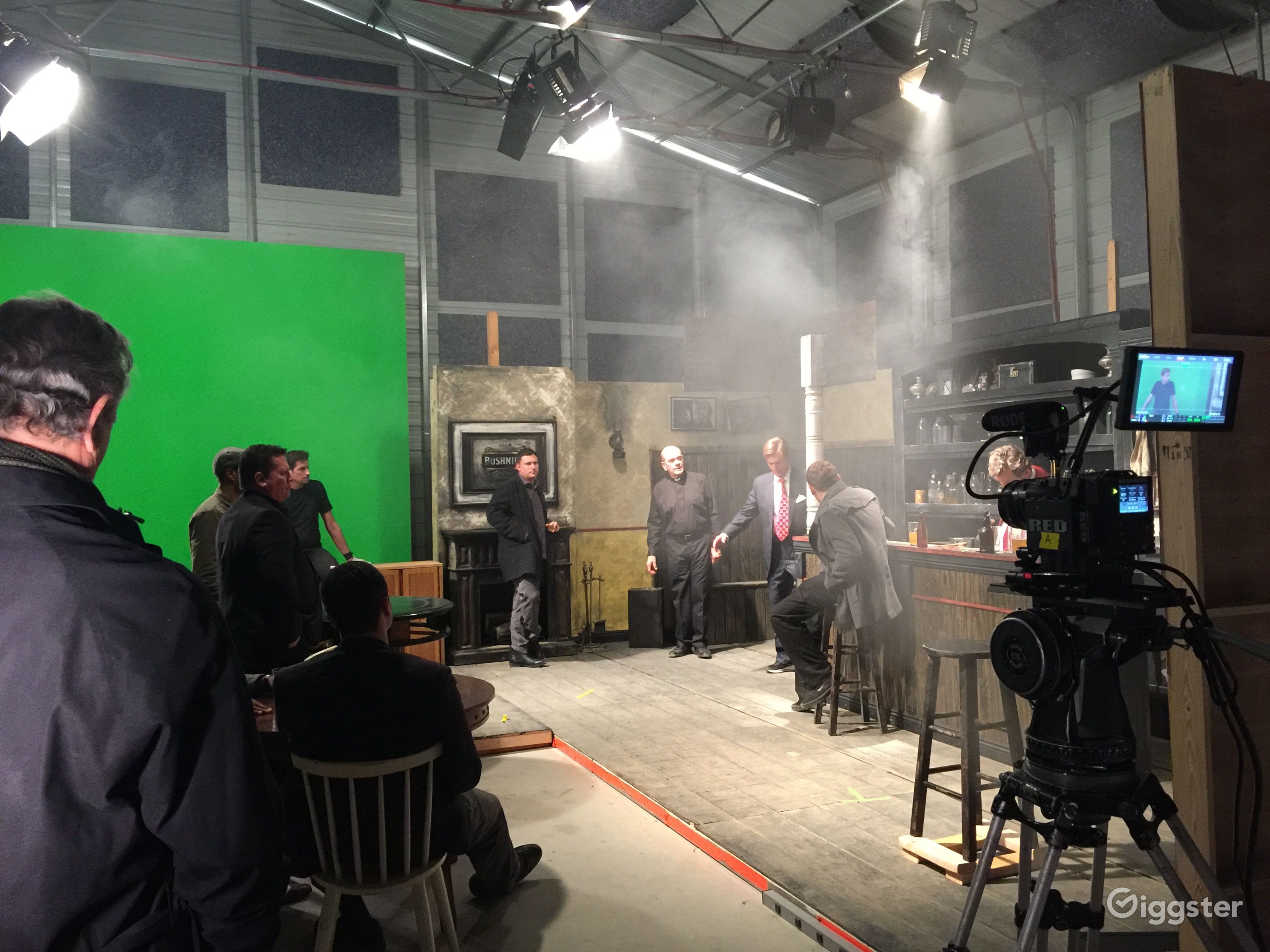 Fully equipped Studio with Soundstage & Backlot | Rent this location on ...