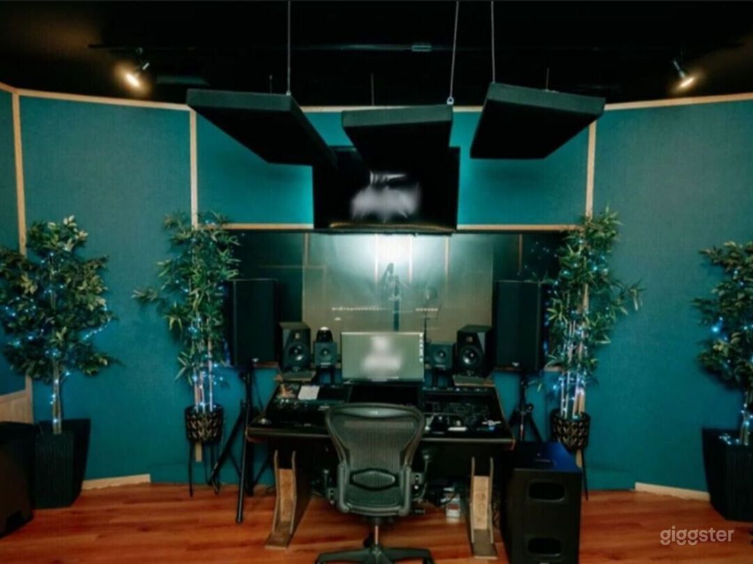 High-End Recording Suite w/ Spacious Booth & Premium Gear | Rent this ...