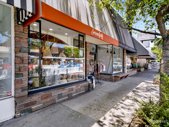 CHARMING SMALL TOWN BOUTIQUE ON MAIN STREET | Rent this location on ...