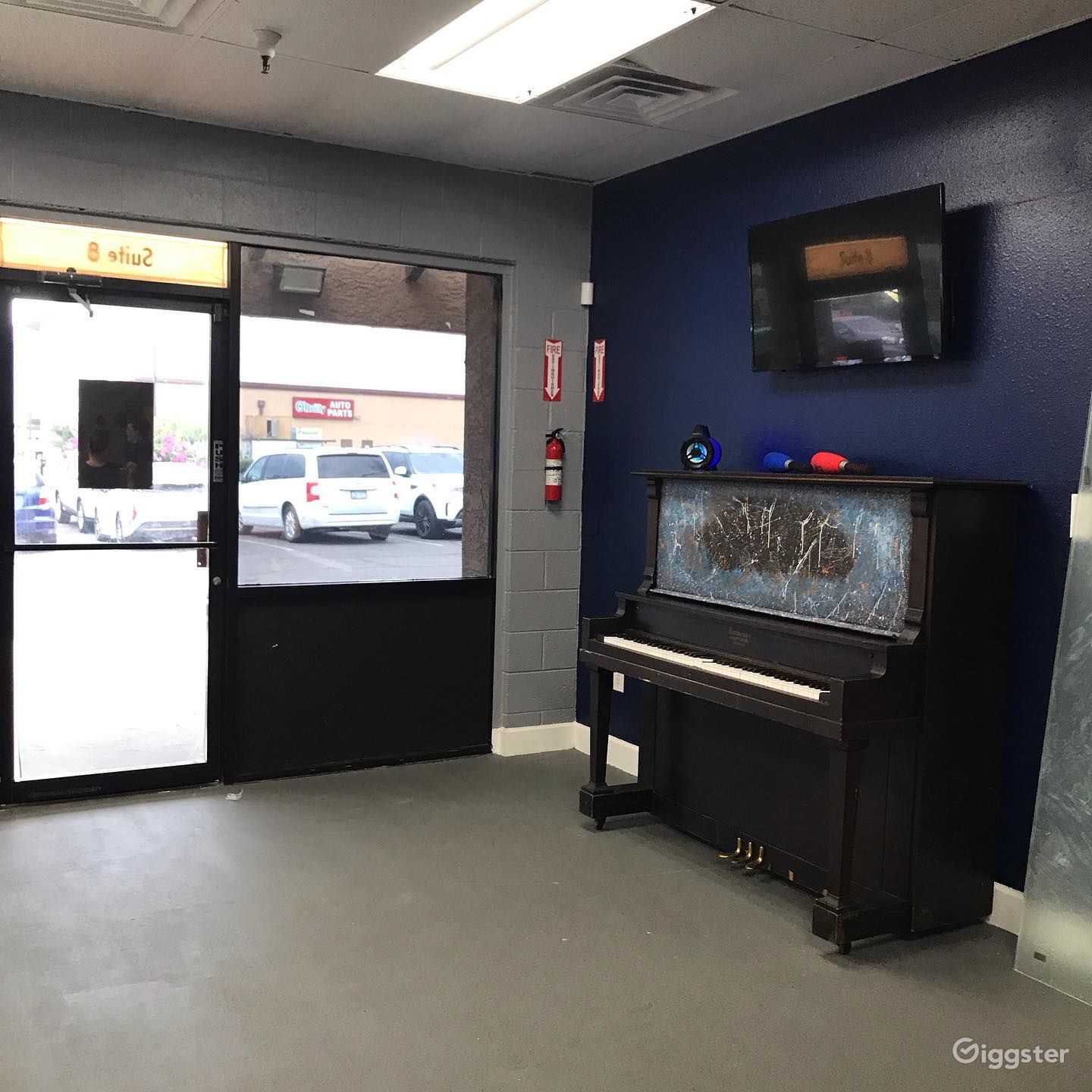 Breakthrough Smash Room (A Rage Room) | Rent this location on Giggster