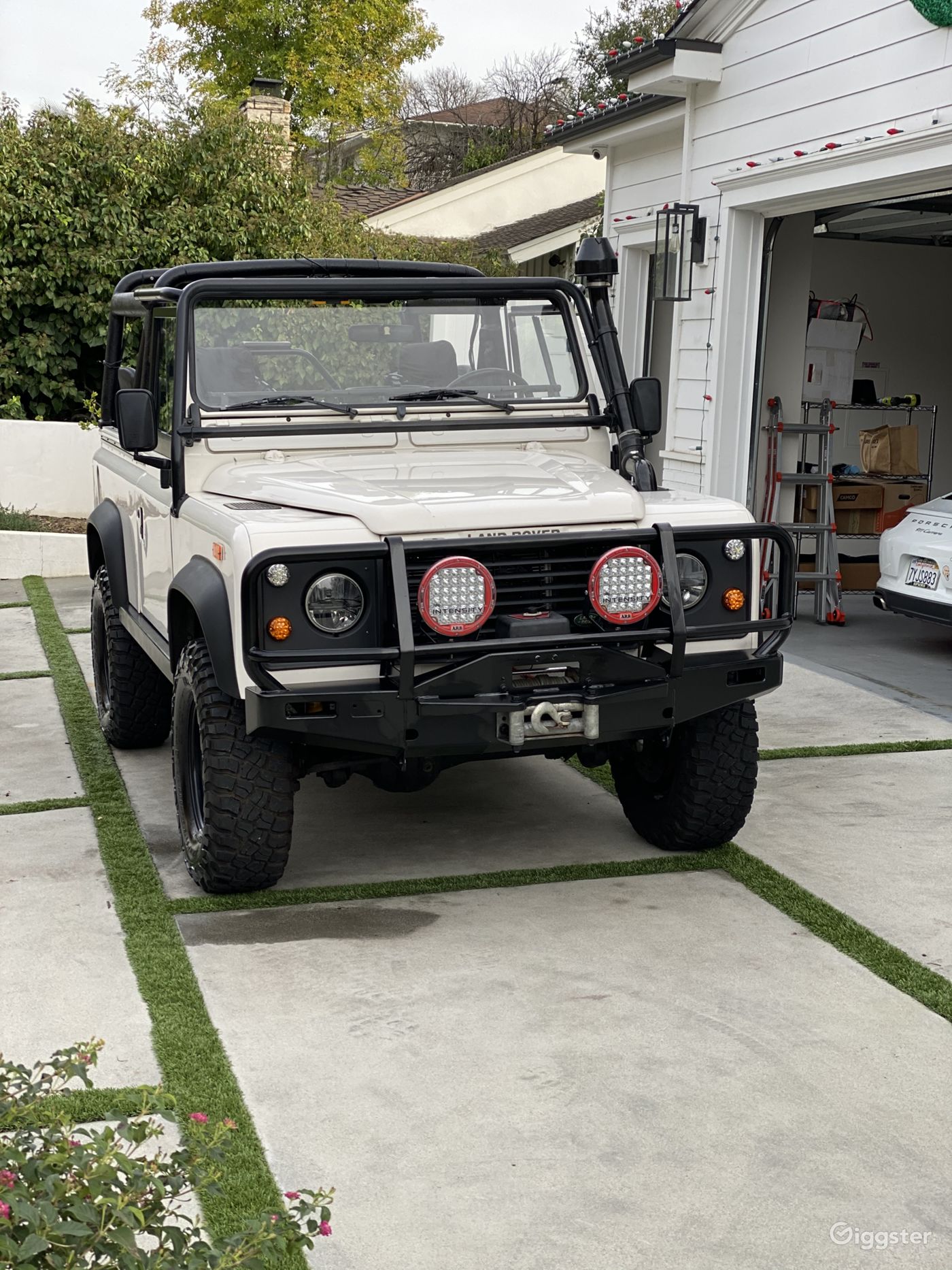 Land Rover Defender 90 Convertible SUV Classic | Rent this location on ...