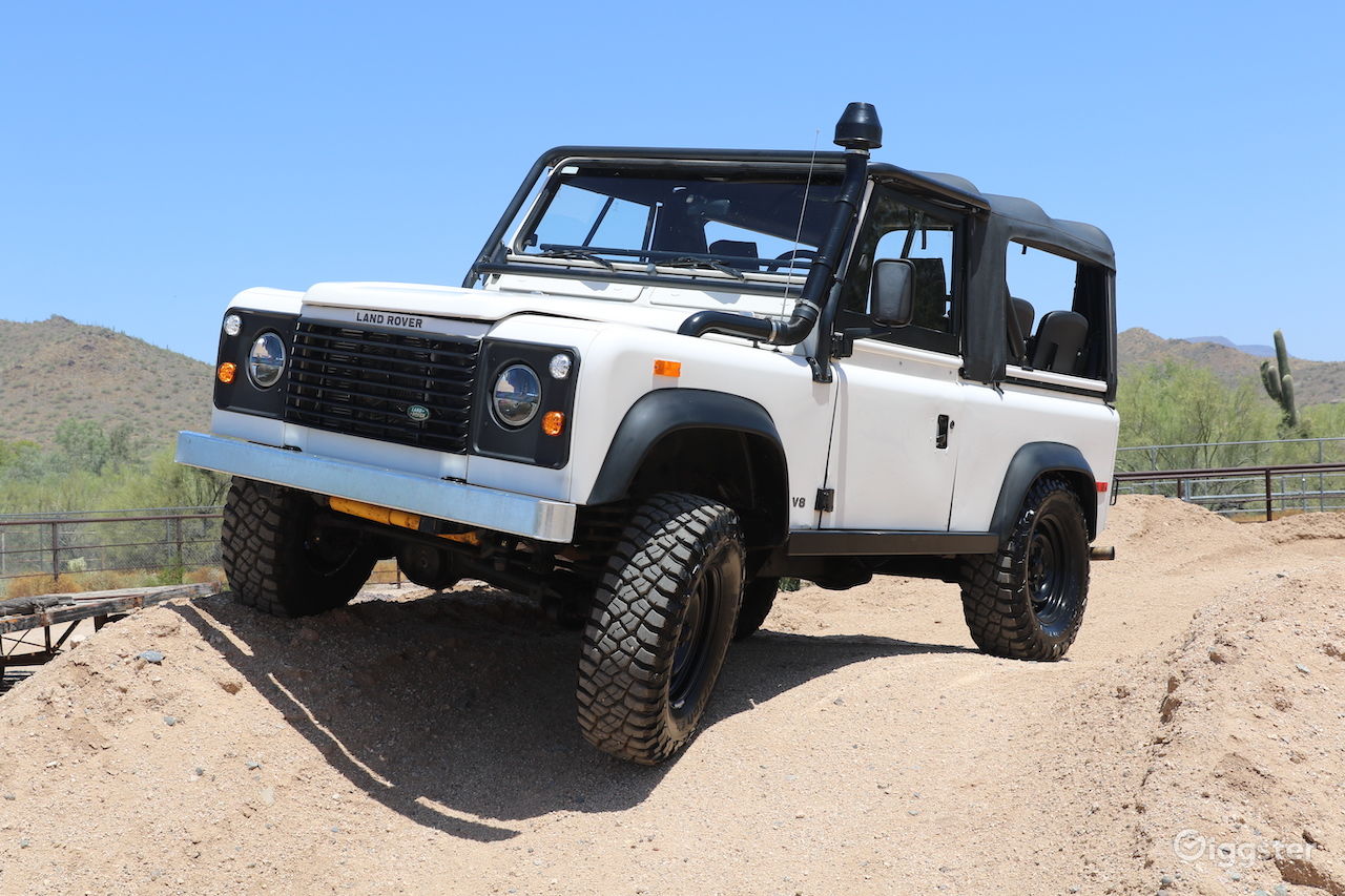 Land Rover Defender 90 Convertible SUV Classic | Rent this location on ...