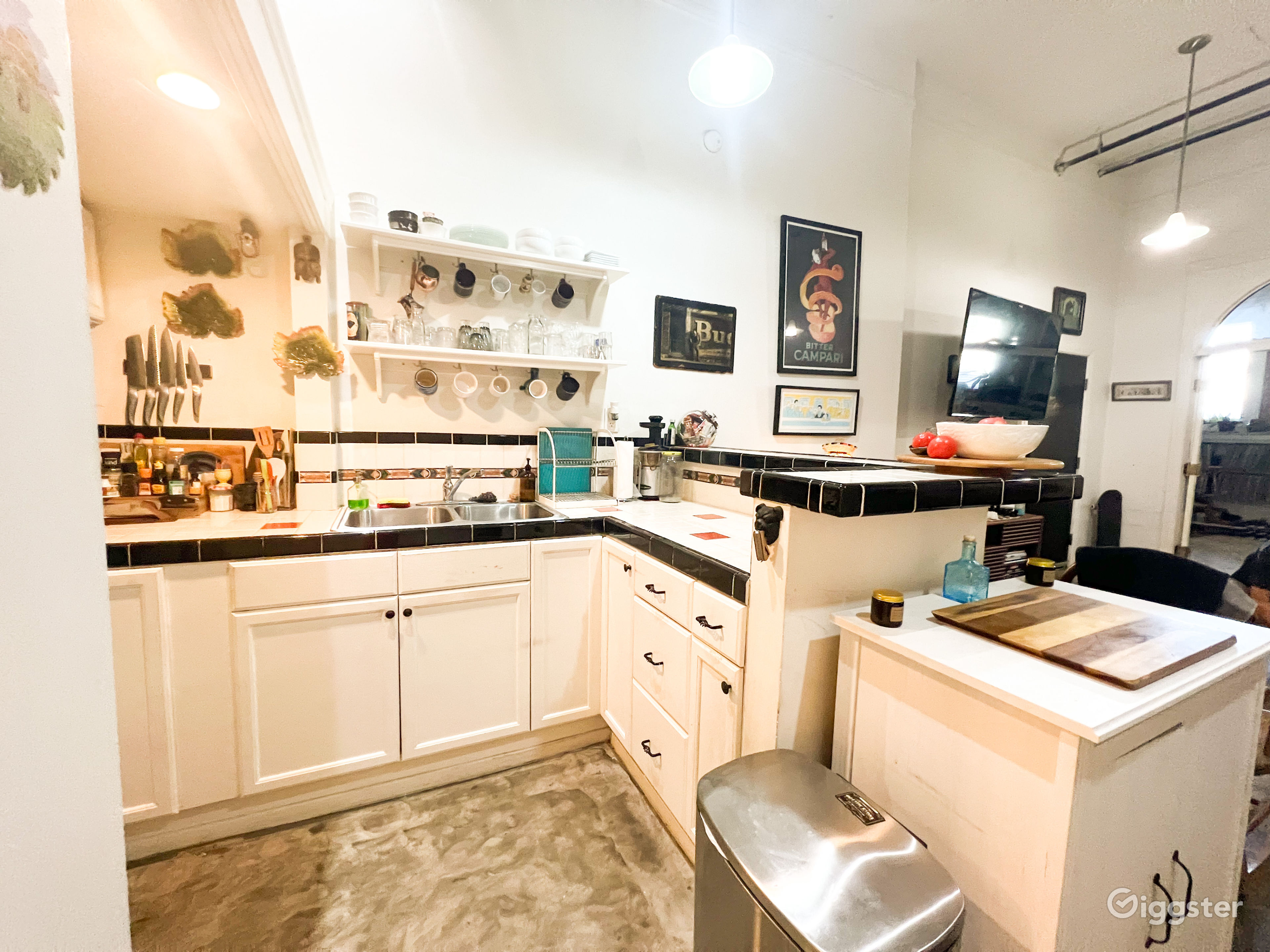 Koreatown one of a kind 1+1+loft w/20’ ceilings. | Rent this location ...