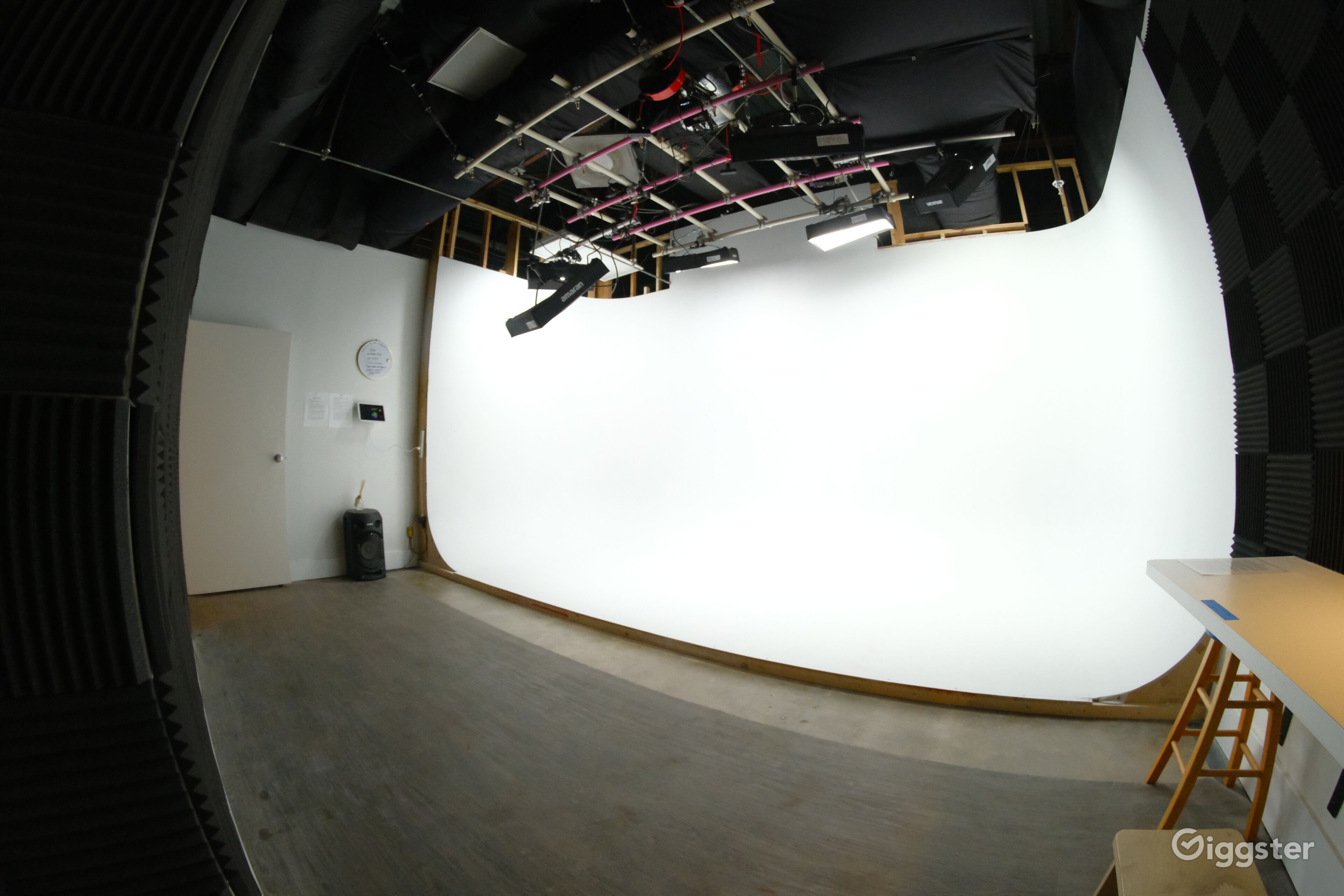 *PRE-LIT* Photo/Video Studio Cyc / Infinity Wall | Rent this location ...