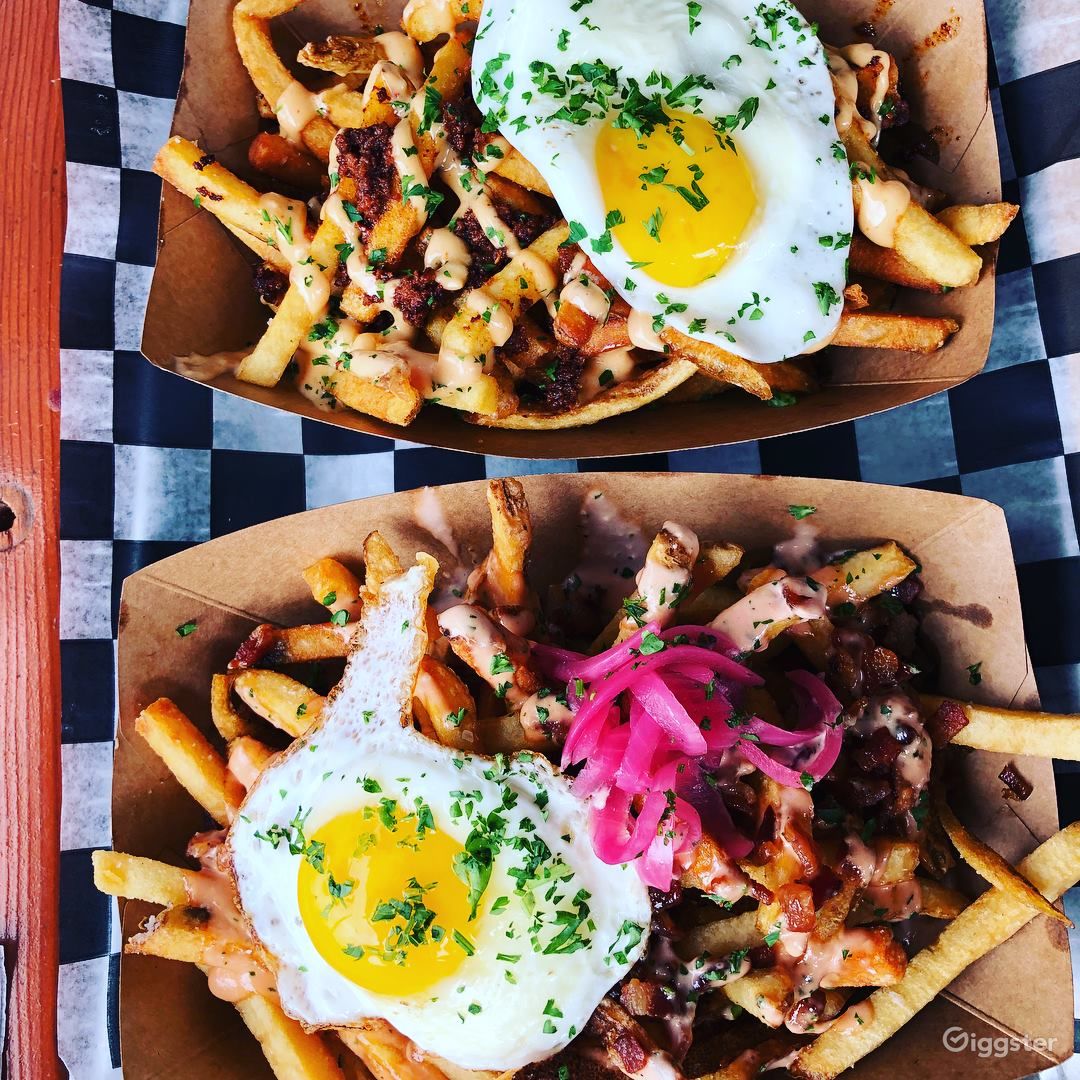 Full Service Bar in the Home of King James | Rent this location on Giggster