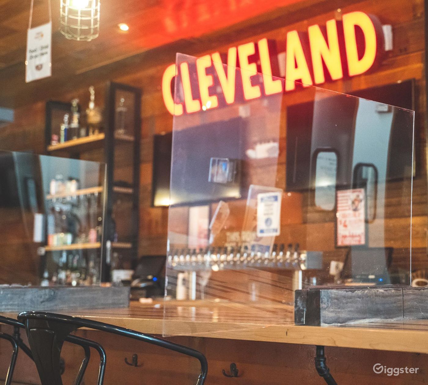 Full Service Bar in the Home of King James | Rent this location on Giggster