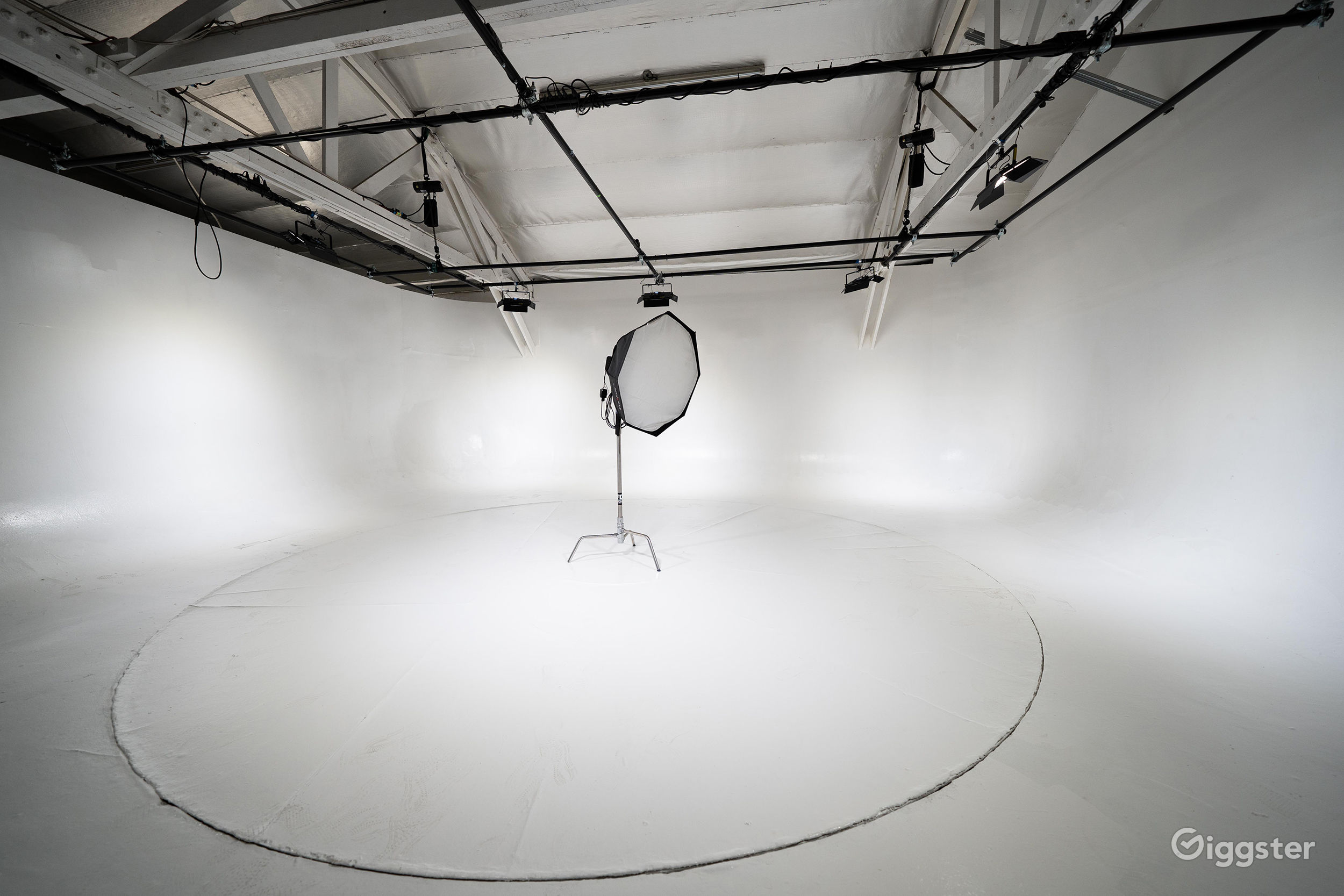 Studio With Car Turntable | Rent this location on Giggster