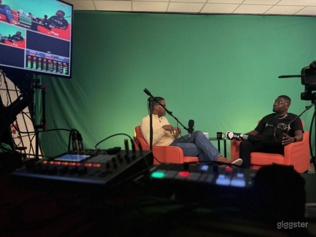 Modern 3-Camera Podcast Studio with Pro Lighting | Rent this location ...