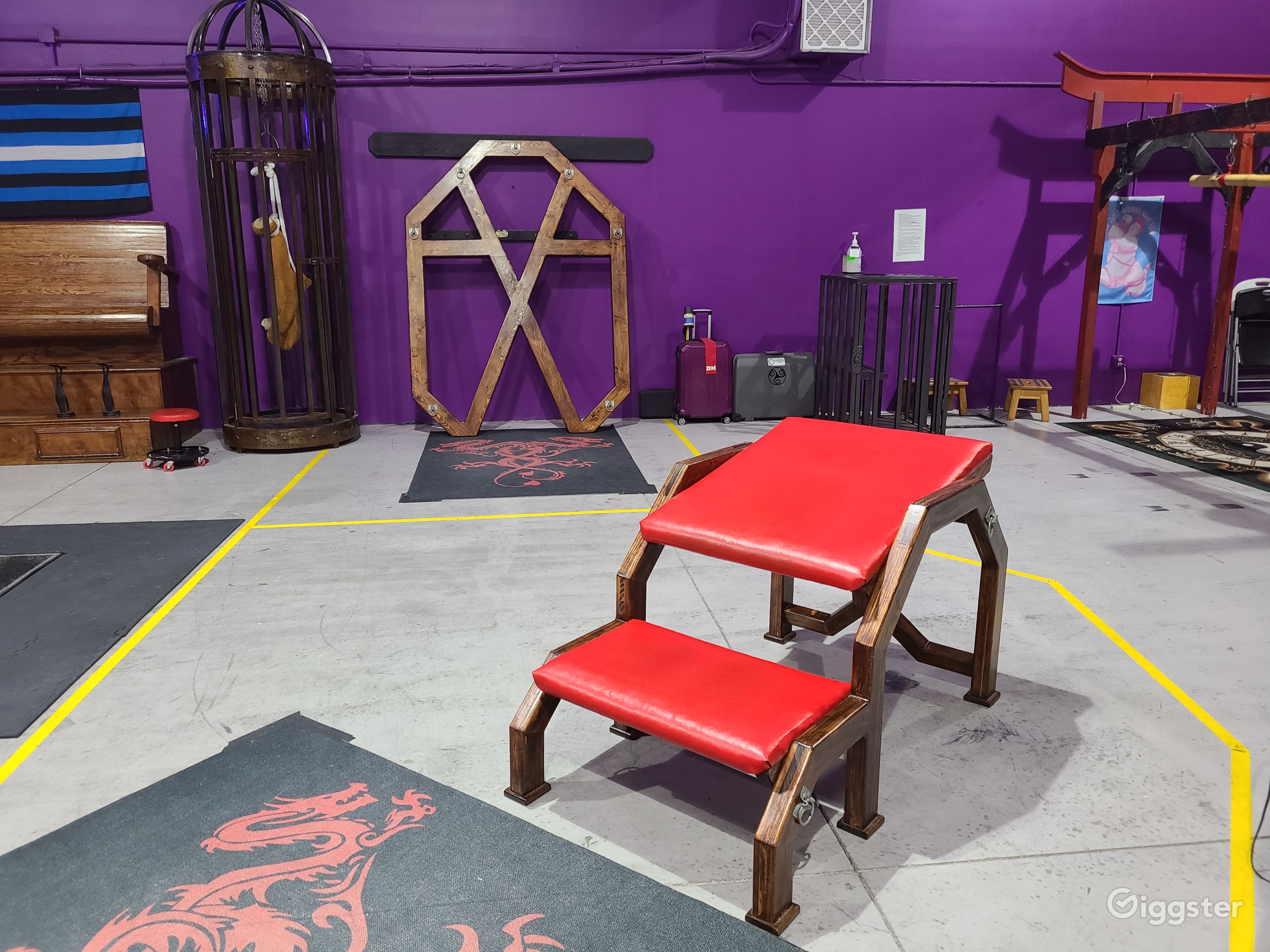 Orlando Dungeon Themed Studio Suite 5 | Rent this location on Giggster