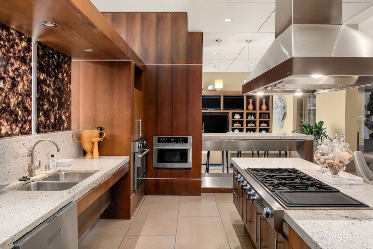 Fabulous Clubhouse w/ Kitchen in Bellevue | Rent this location on Giggster