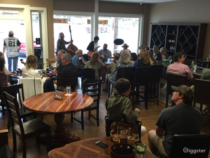 The BEST 10 Graduation Party venues for rent near me | Giggster