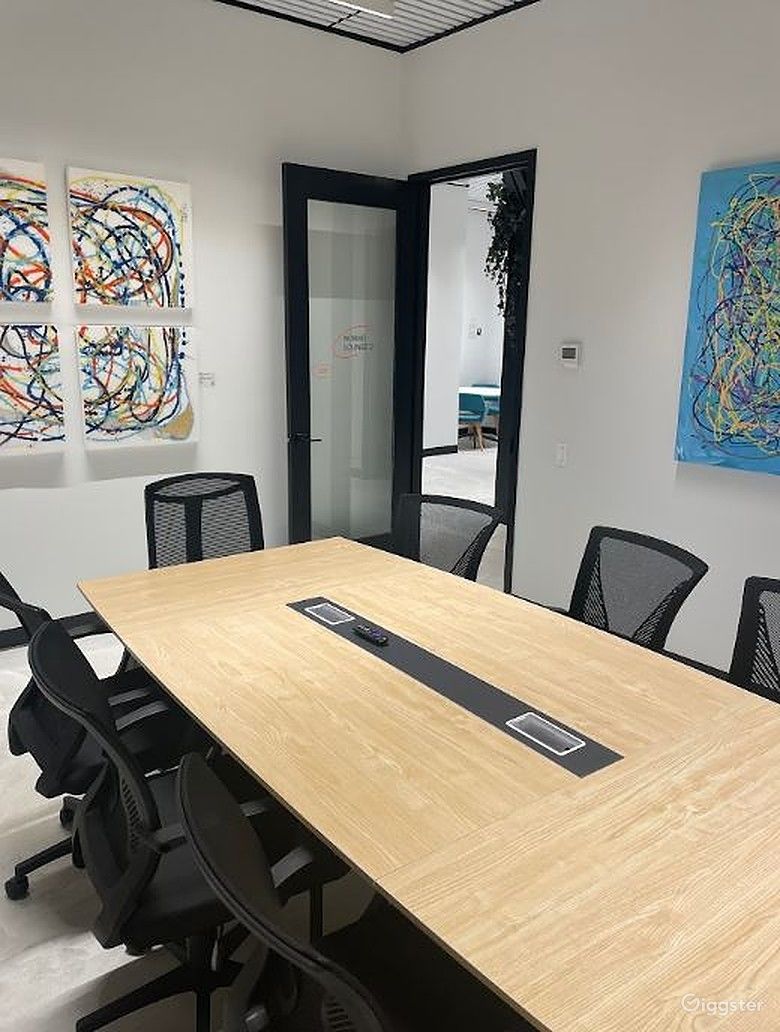 Welcoming Lounge in NYC | Rent this location on Giggster