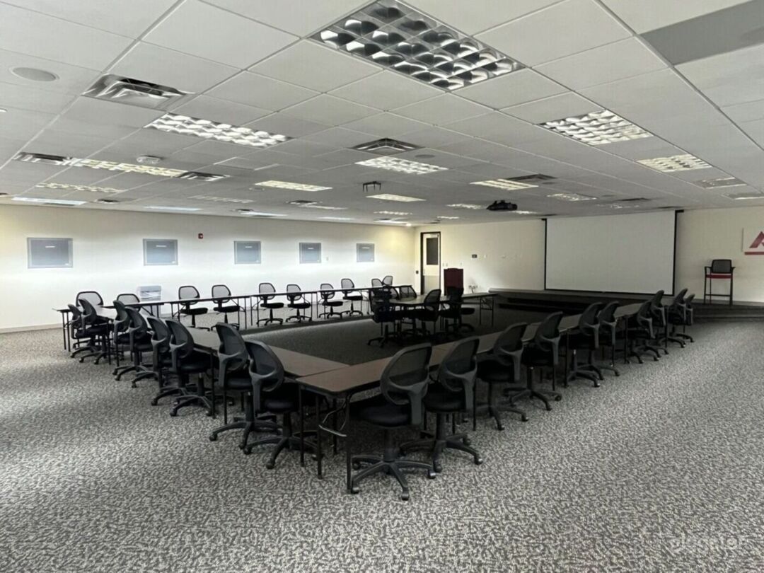 Massive office complex with cubicles, conference rooms, etc! | Rent ...