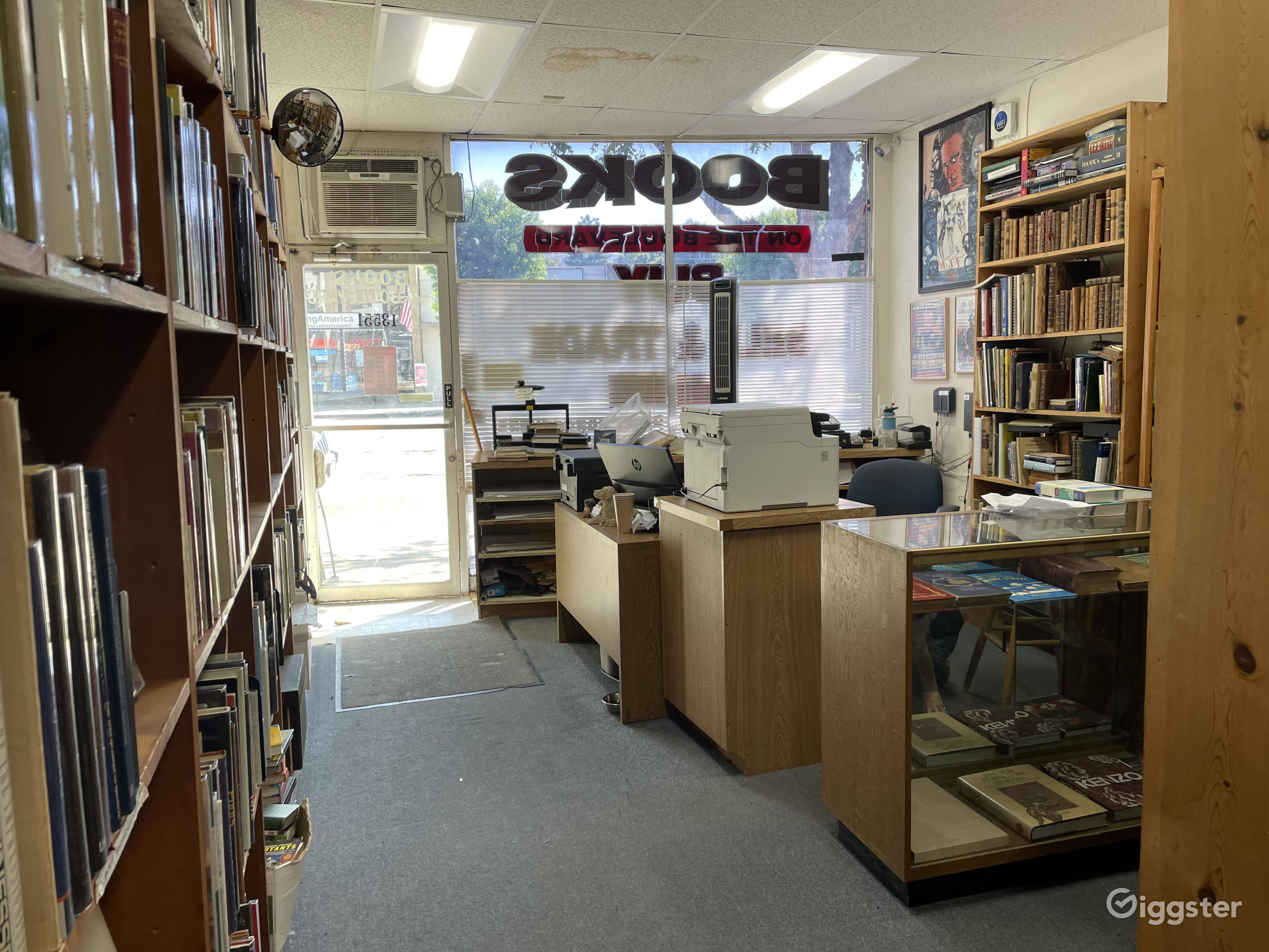 Retail Bookstore/library in Sherman Oaks | Rent this location on Giggster