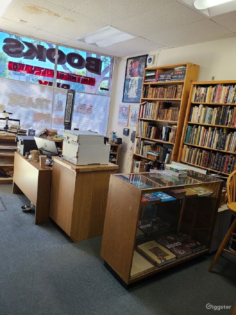 Retail Bookstore/library in Sherman Oaks | Rent this location on Giggster
