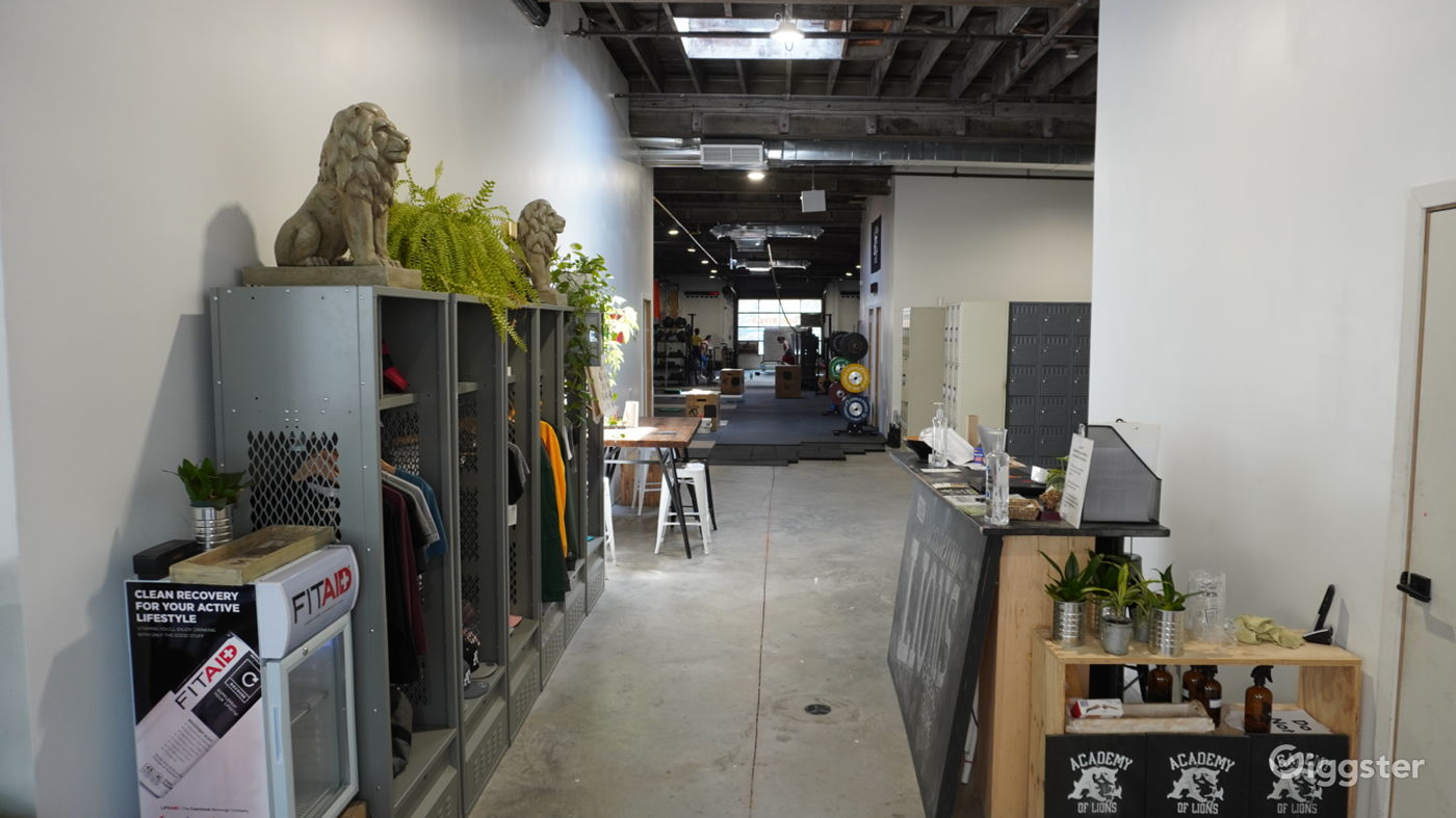 Prime Downtown Open Concept Fitness Facility | Rent this location on ...