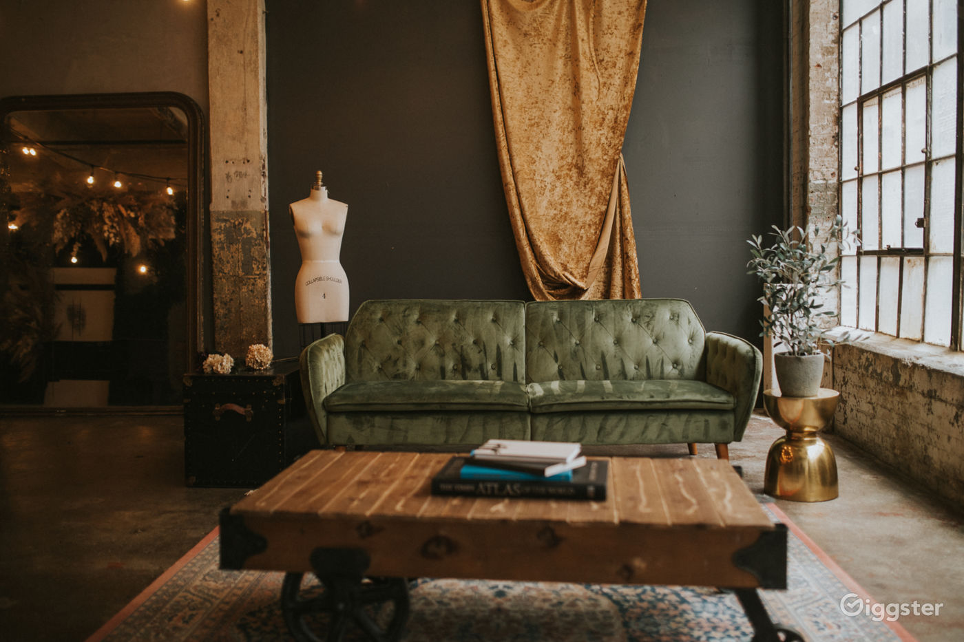 Chic Urban Warehouse Studio Space | Rent this location on Giggster