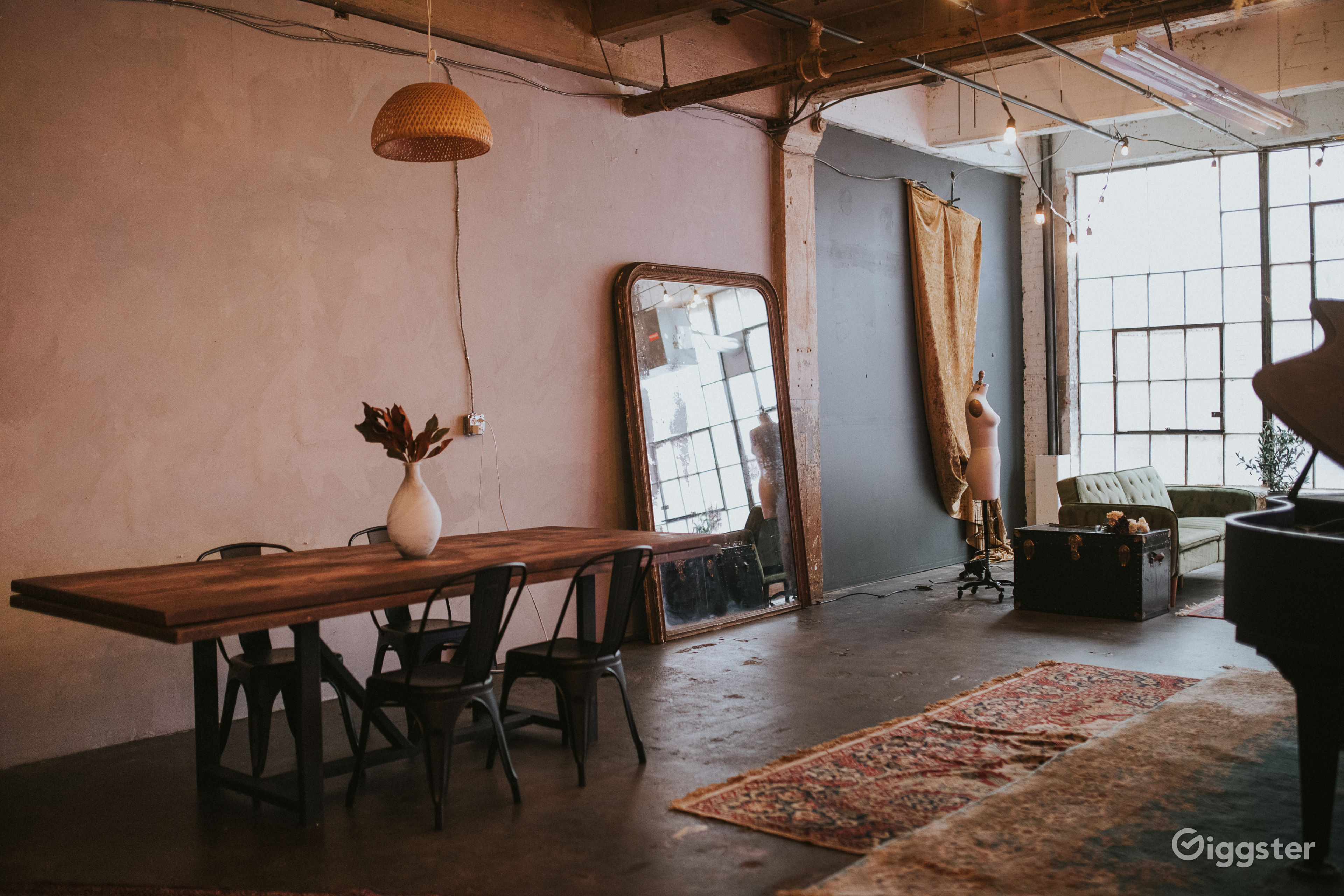 Chic Urban Warehouse Studio Space | Rent this location on Giggster