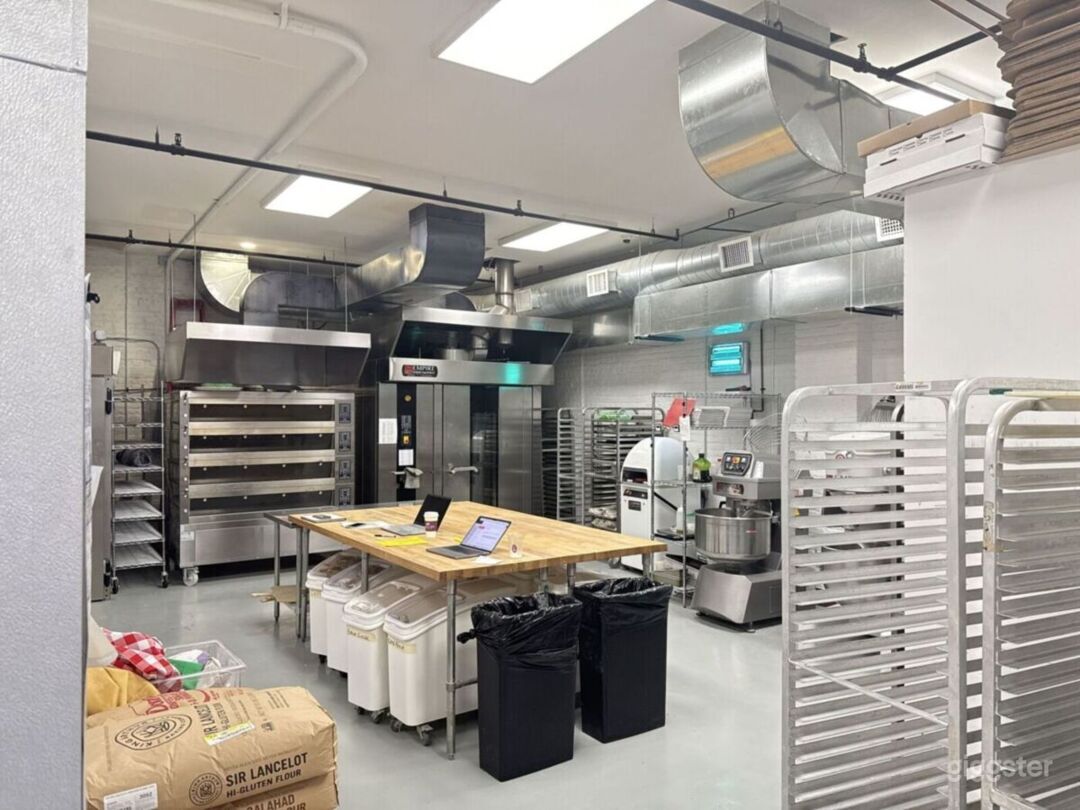 Fully Equipped Modern Pastry Kitchen in Lic :) | Rent this location on ...