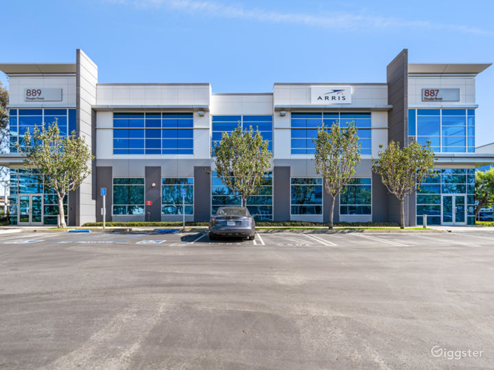 INDUSTRIAL-STYLE OFFICE SPACE IN EL SEGUNDO | Rent this location on ...