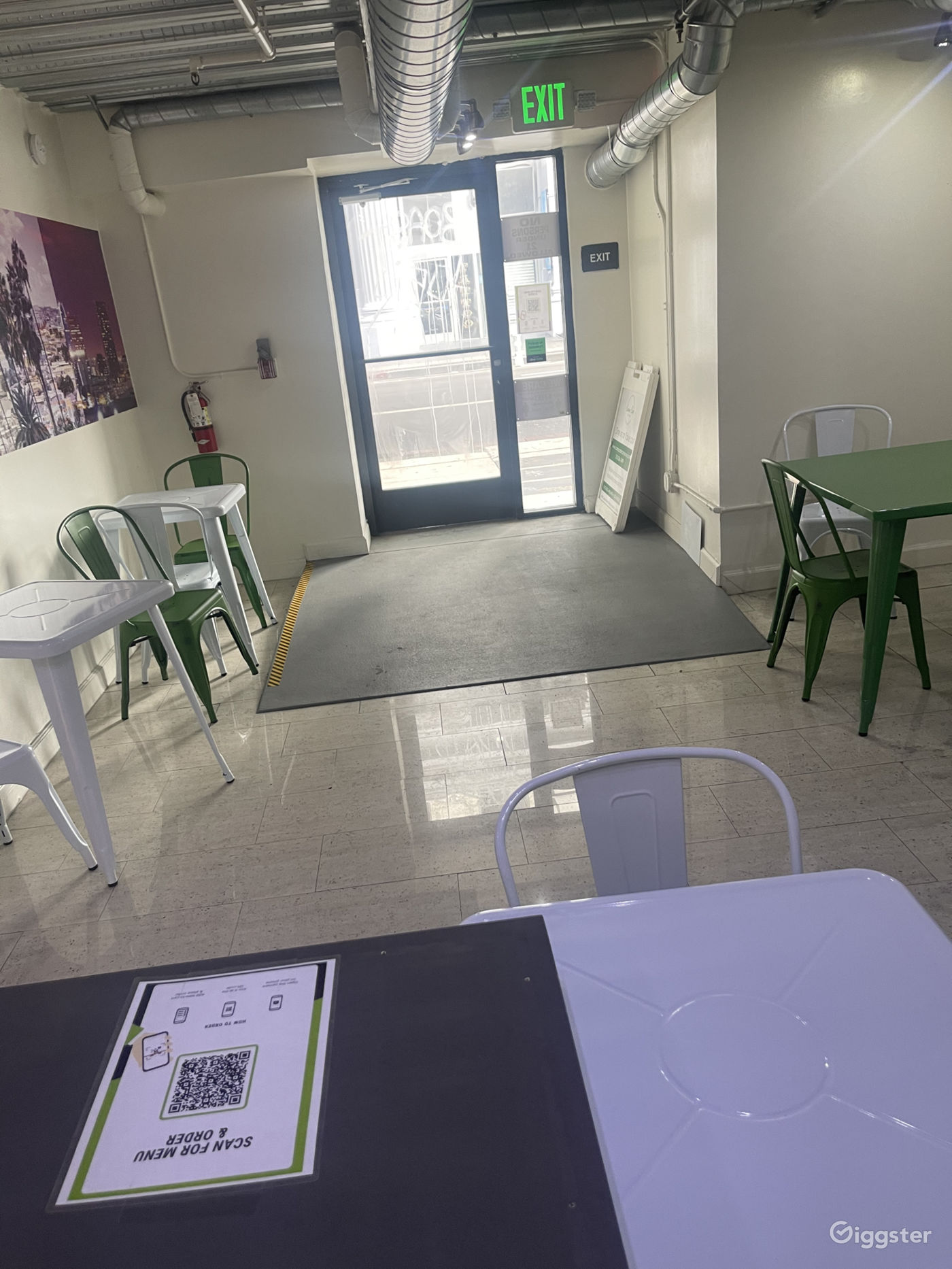 DTLA CREATIVE SPACE w/ ROOFTOP POOL ACCESS | Rent this location on Giggster