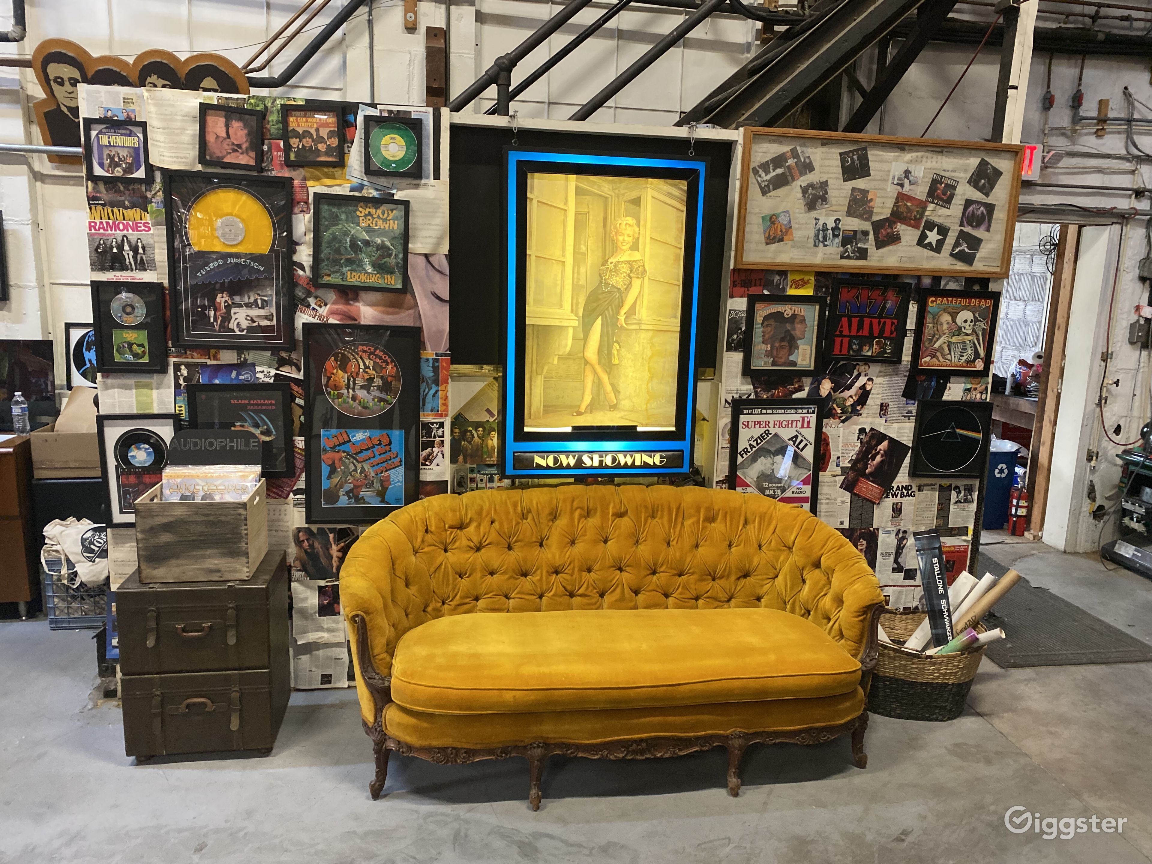 Record Store with Lounge 35K Sq Ft Factory | Rent this location on Giggster