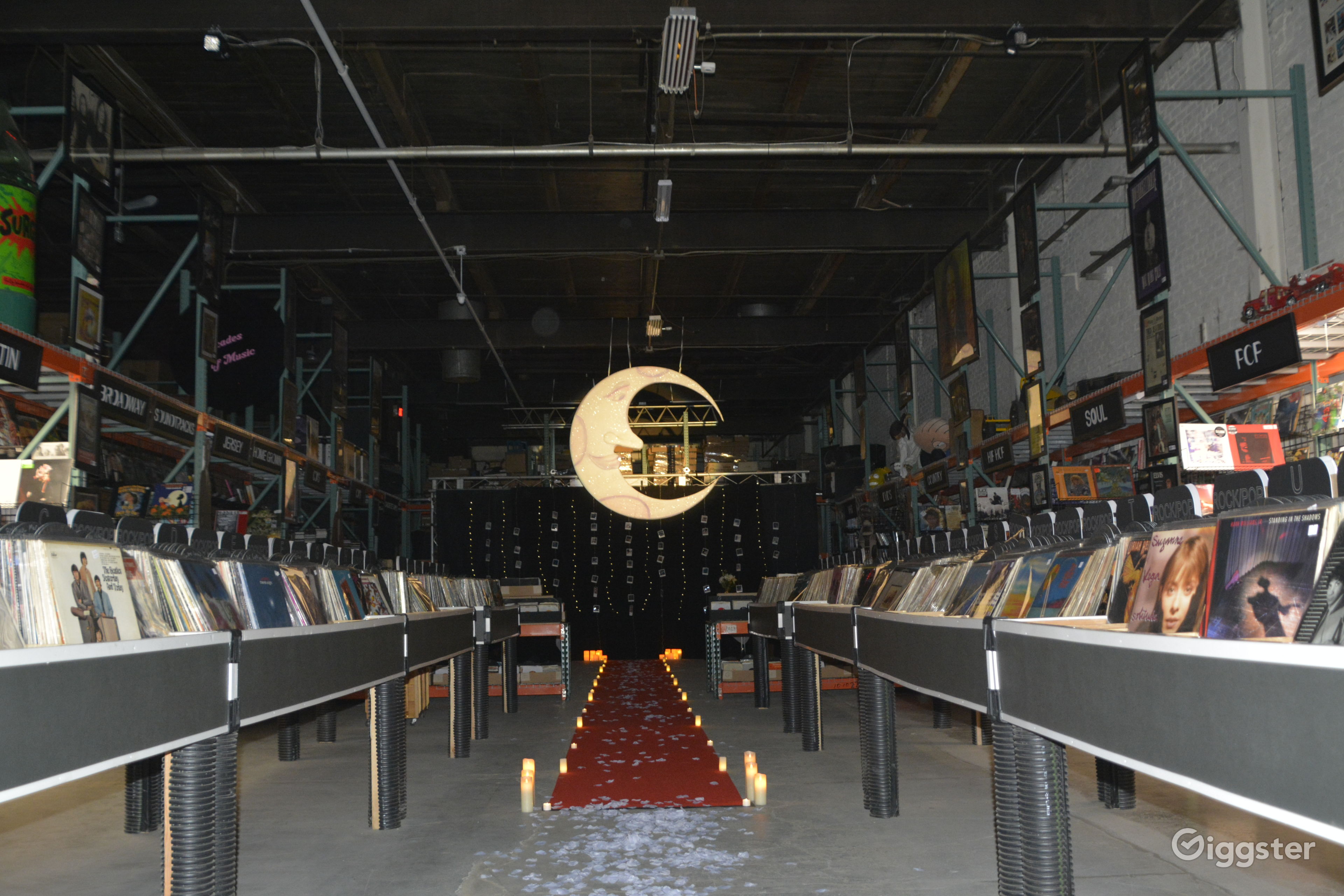 Record Store with Lounge 35K Sq Ft Factory | Rent this location on Giggster