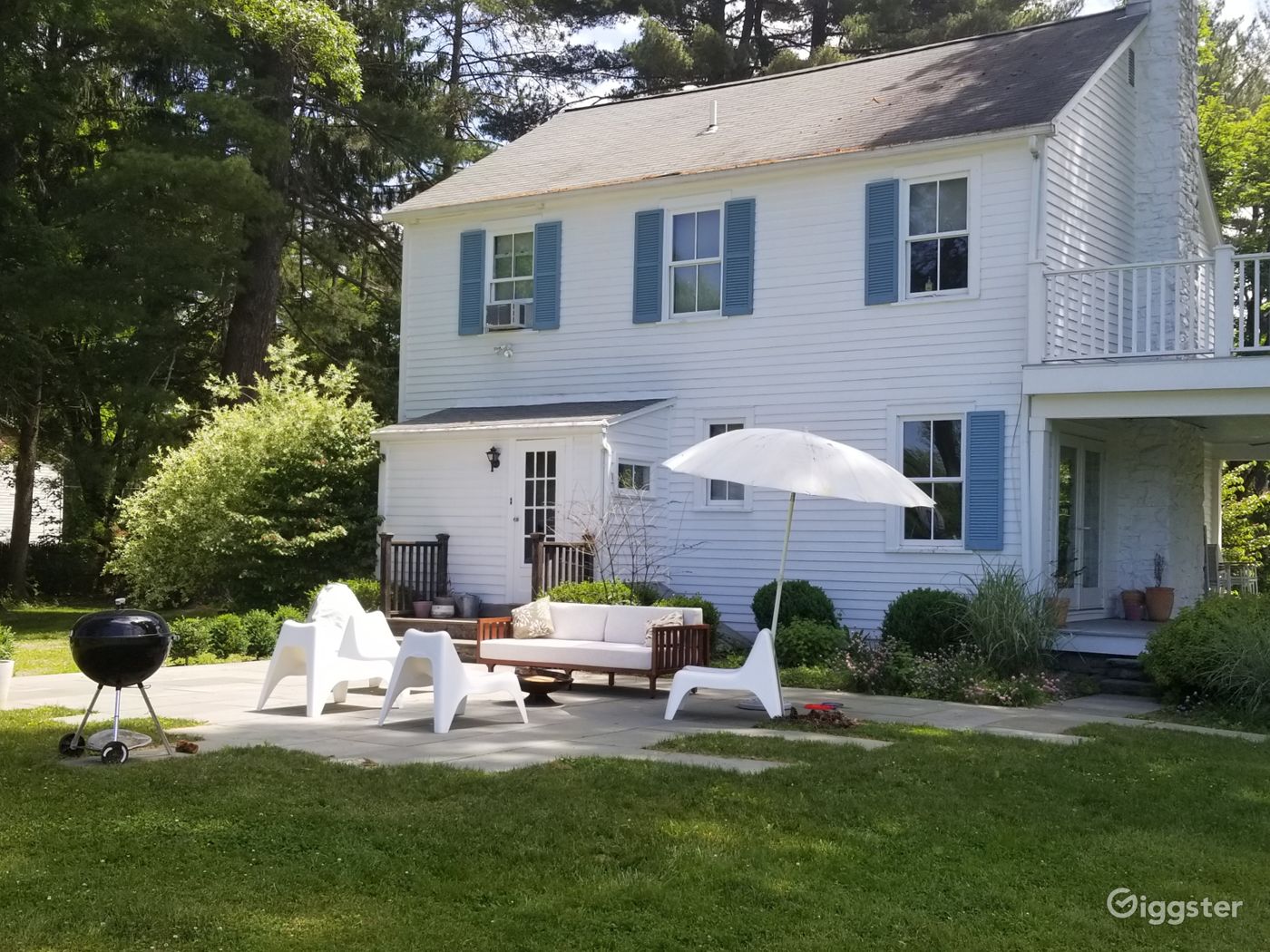 Charming Colonial house, bucolic farm setting | Rent this location on ...