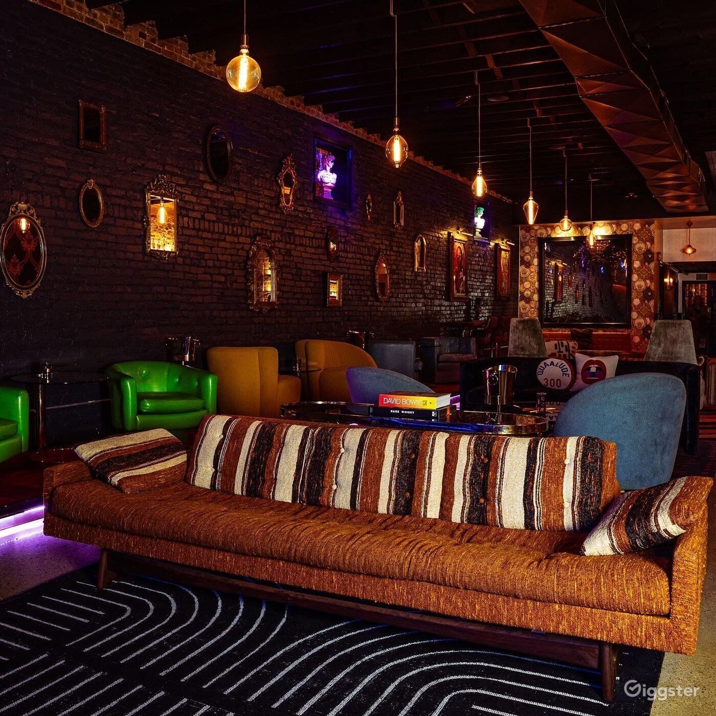 Gorgeous Upscale Music Lounge | Rent this location on Giggster