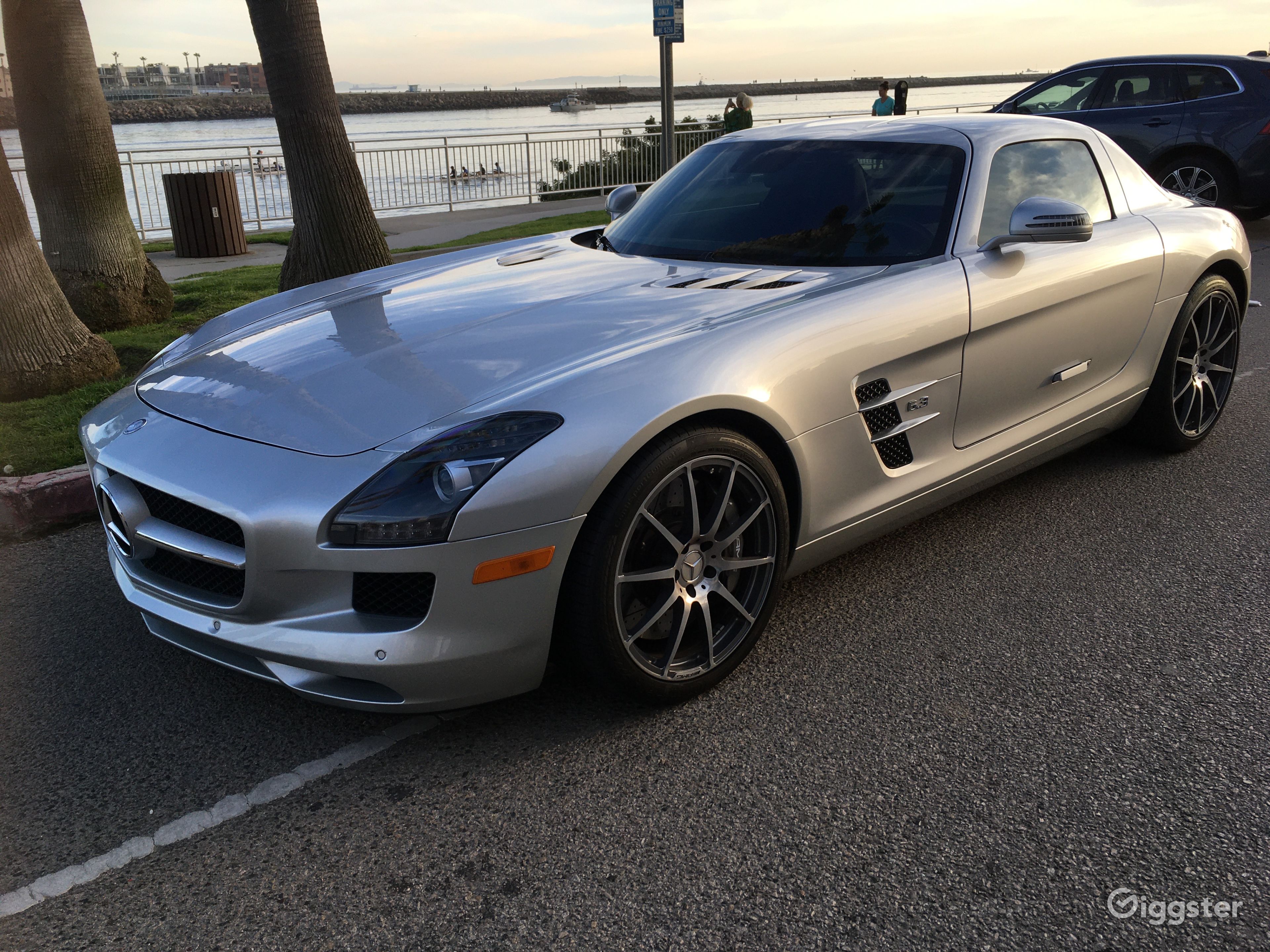 2011 Gullwing Silver Mercedes SLS Masterpiece | Rent this location on ...