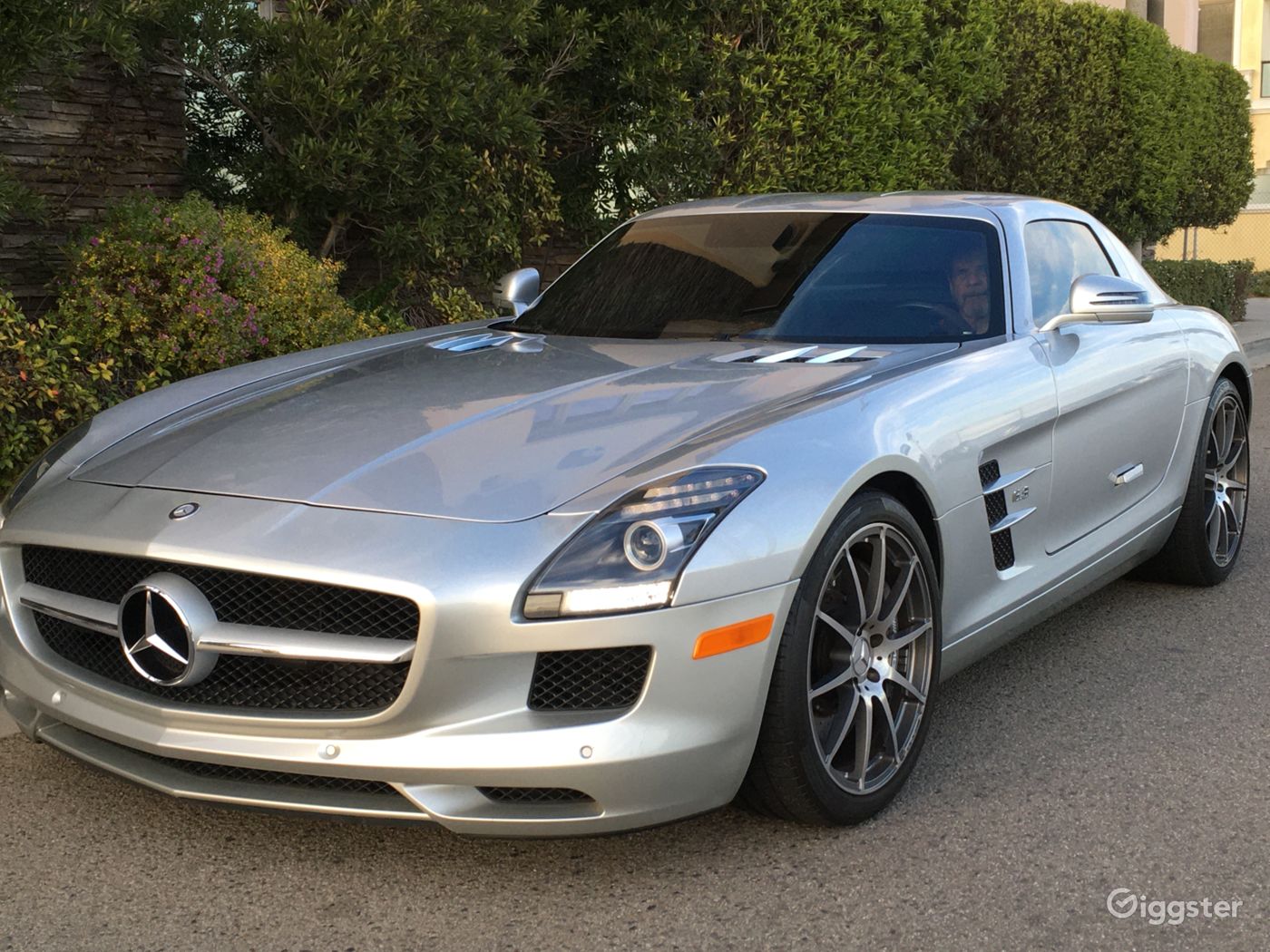 2011 Gullwing Silver Mercedes SLS Masterpiece | Rent this location on ...