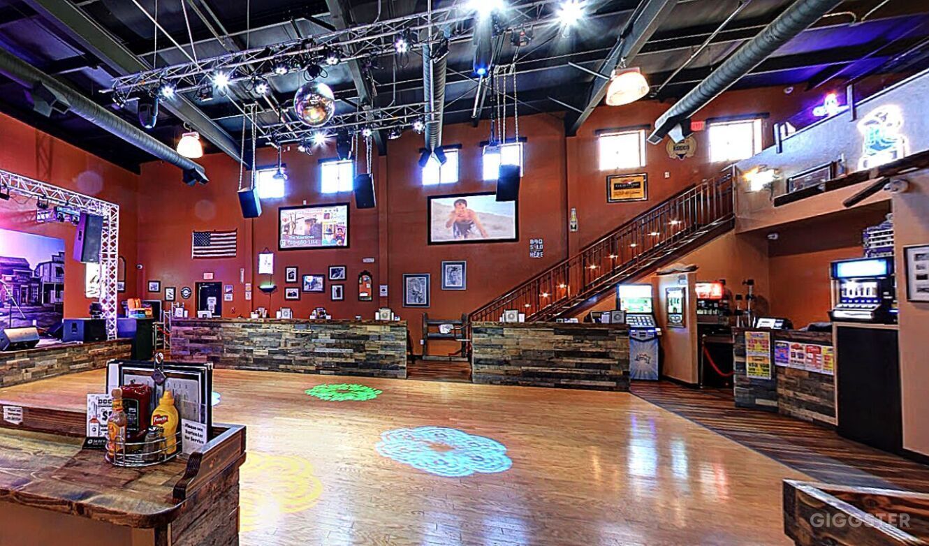 Honktonk Bar with Live Music Stage | Rent this location on Giggster