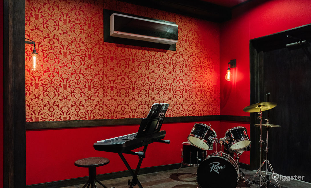 Mod Villa with Recording Studio and Pool/ Cabana | Rent this location ...