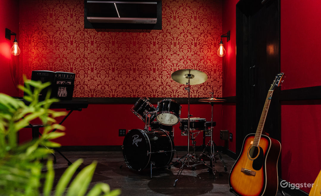 Mod Villa with Recording Studio and Pool/ Cabana | Rent this location ...