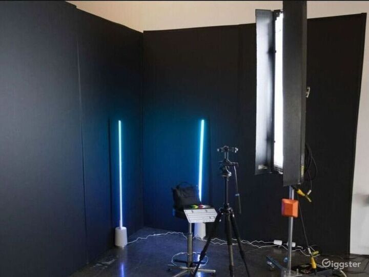 Spacious High Ceiling Photo Studio- Natural Light | Rent this location ...