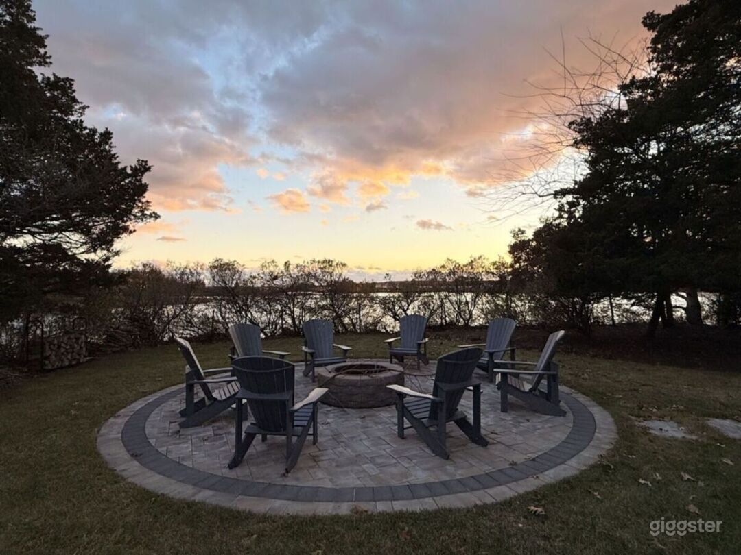 Waterfront Backyard with Dock | Rent this location on Giggster