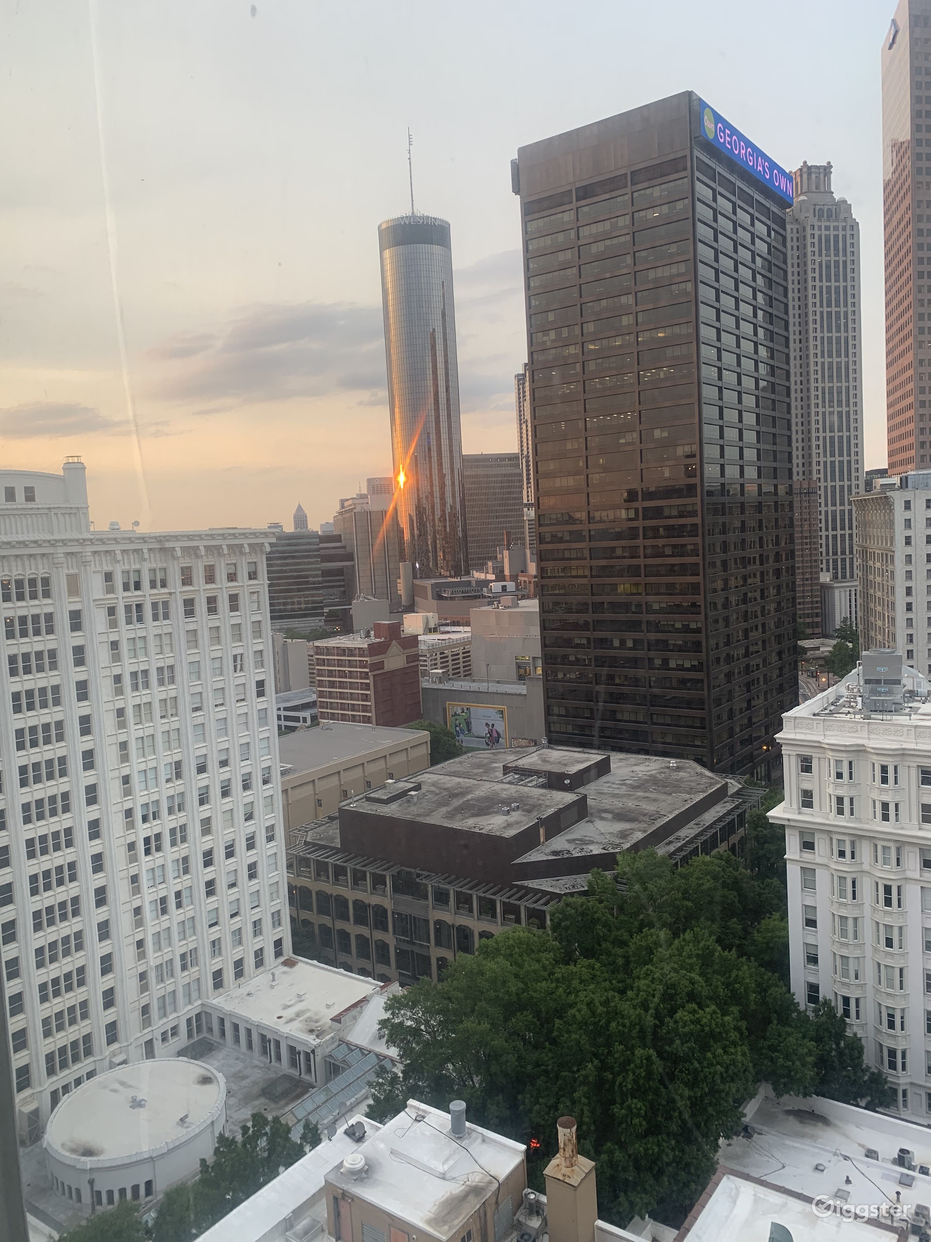 HIGH-RISE ATLANTA LOFT | SKYLINE VIEWS | Rent this location on Giggster