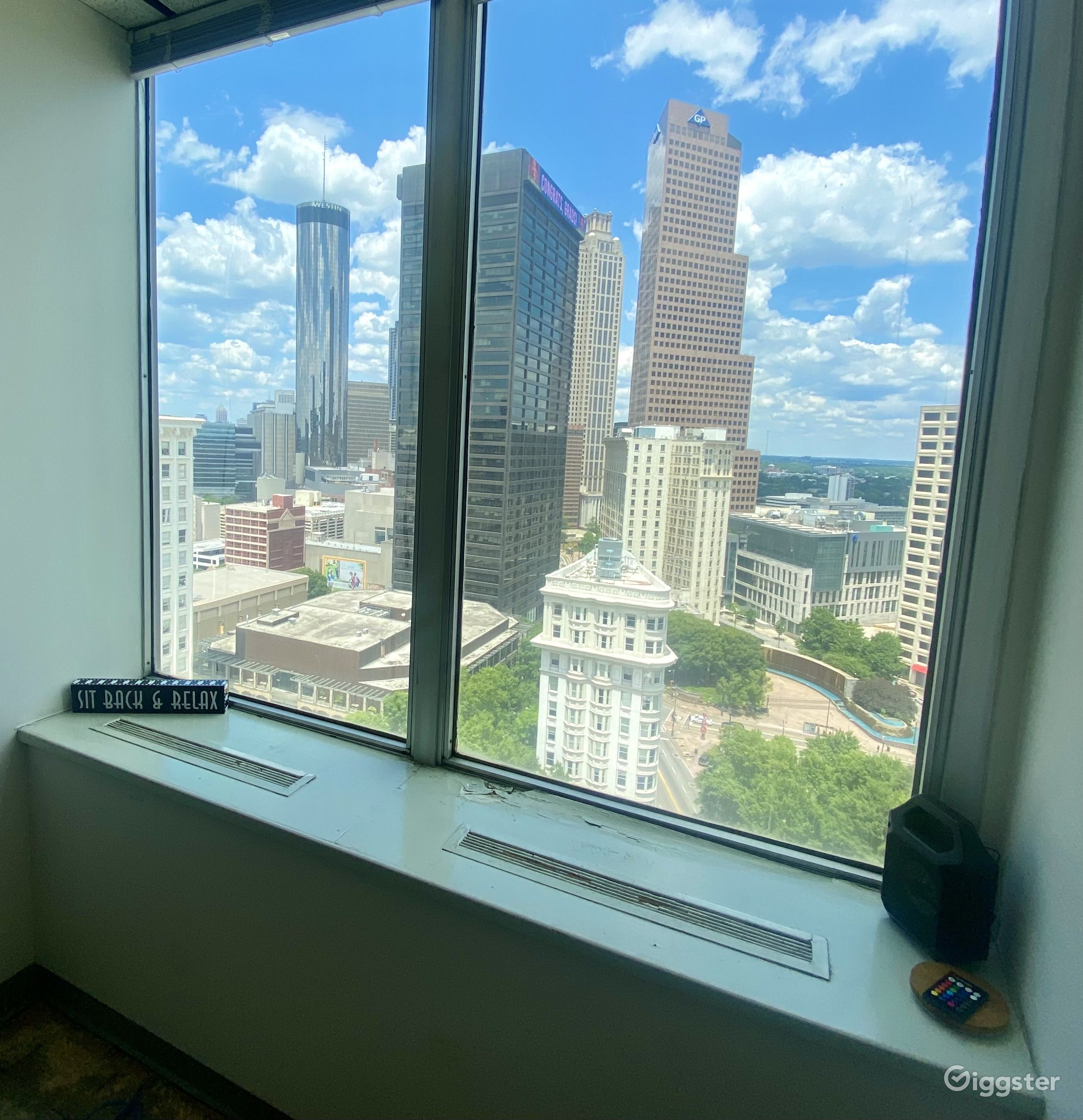 HIGH-RISE ATLANTA LOFT | SKYLINE VIEWS | Rent this location on Giggster