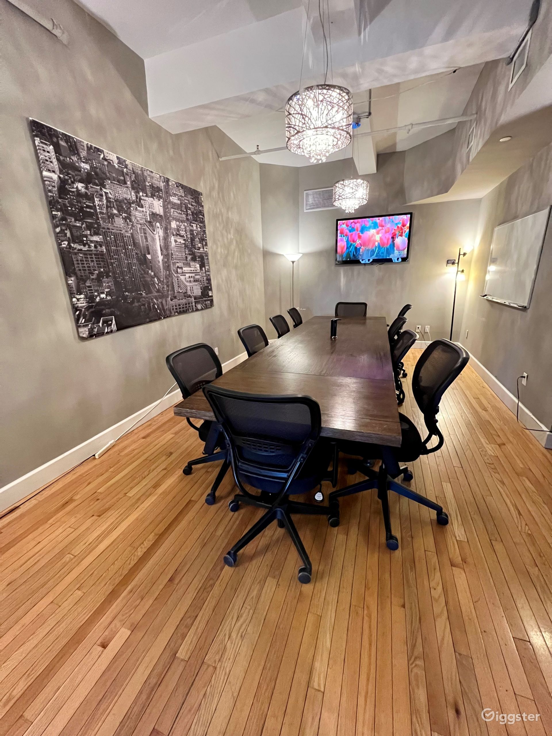 Flatiron Meeting Room | Rent this location on Giggster