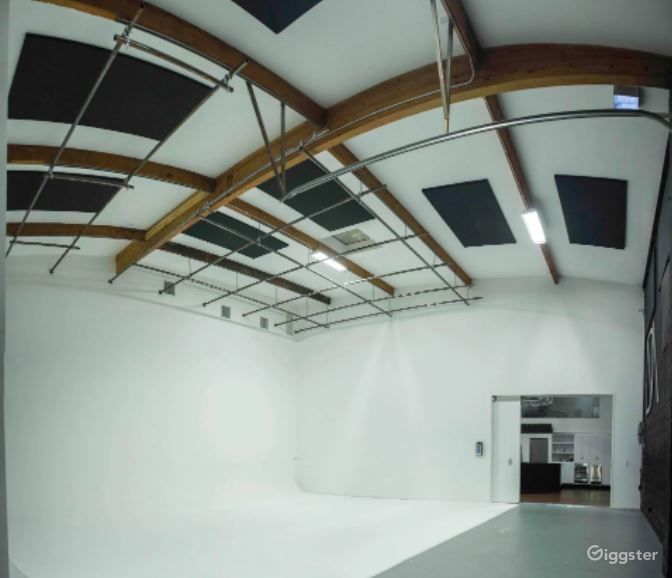 Stage A Studio with White Cyclorama in Canoga Park | Rent this location ...
