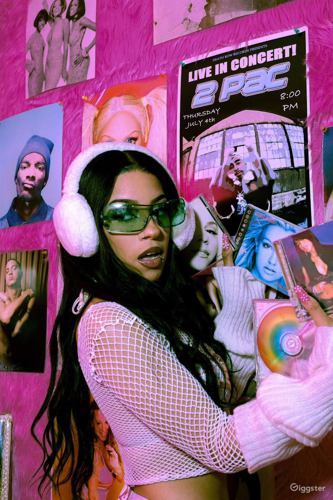Pink 2000's Bedroom studio | Rent this location on Giggster