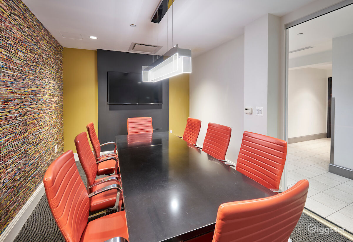 Colorful Conference Room in DuPont Circle | Rent this location on Giggster
