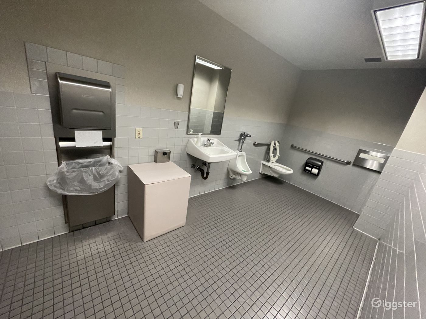 RESTROOMS (LAX) | Rent this location on Giggster