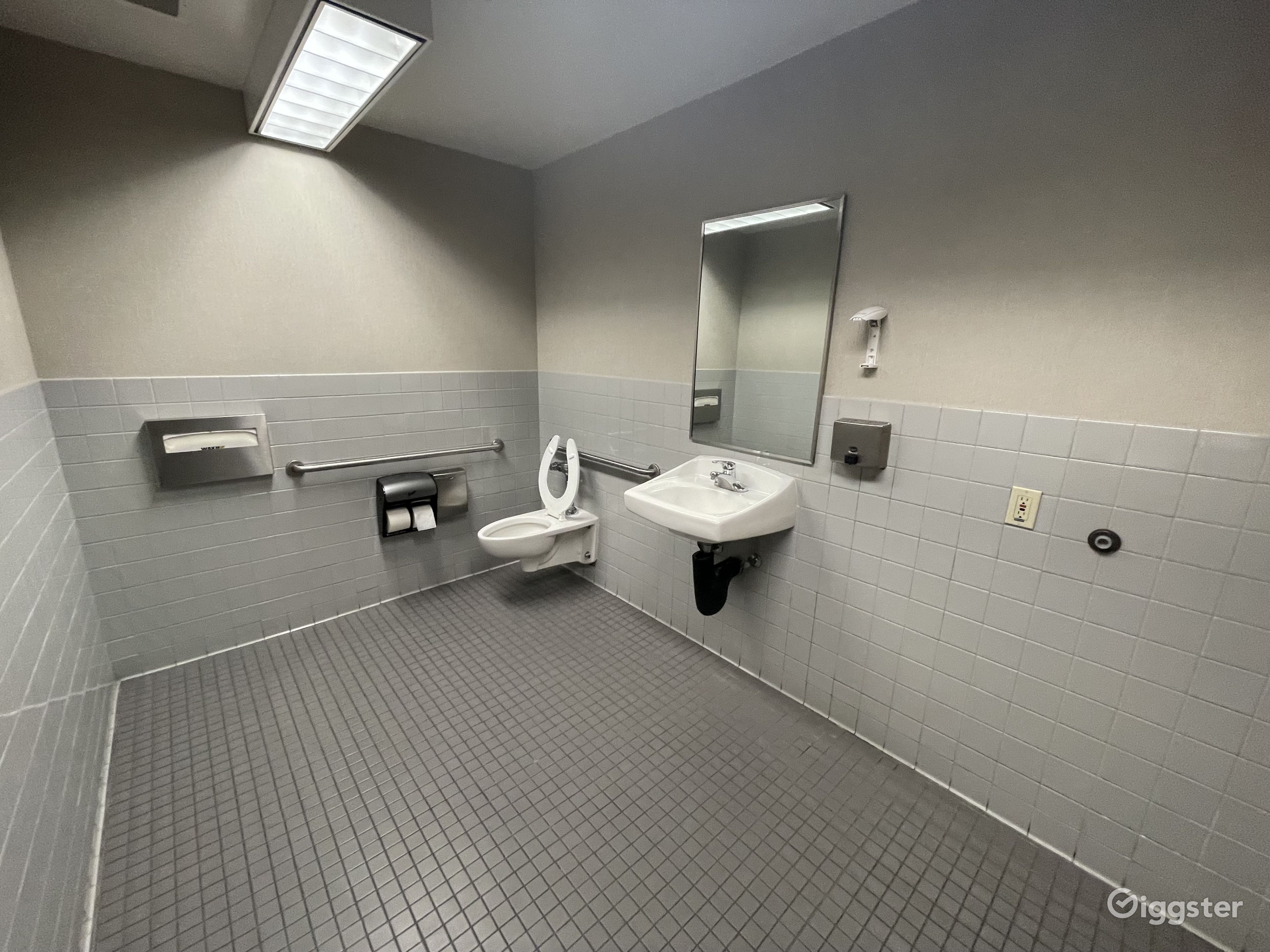 3rd Floor RESTROOMS | Rent this location on Giggster