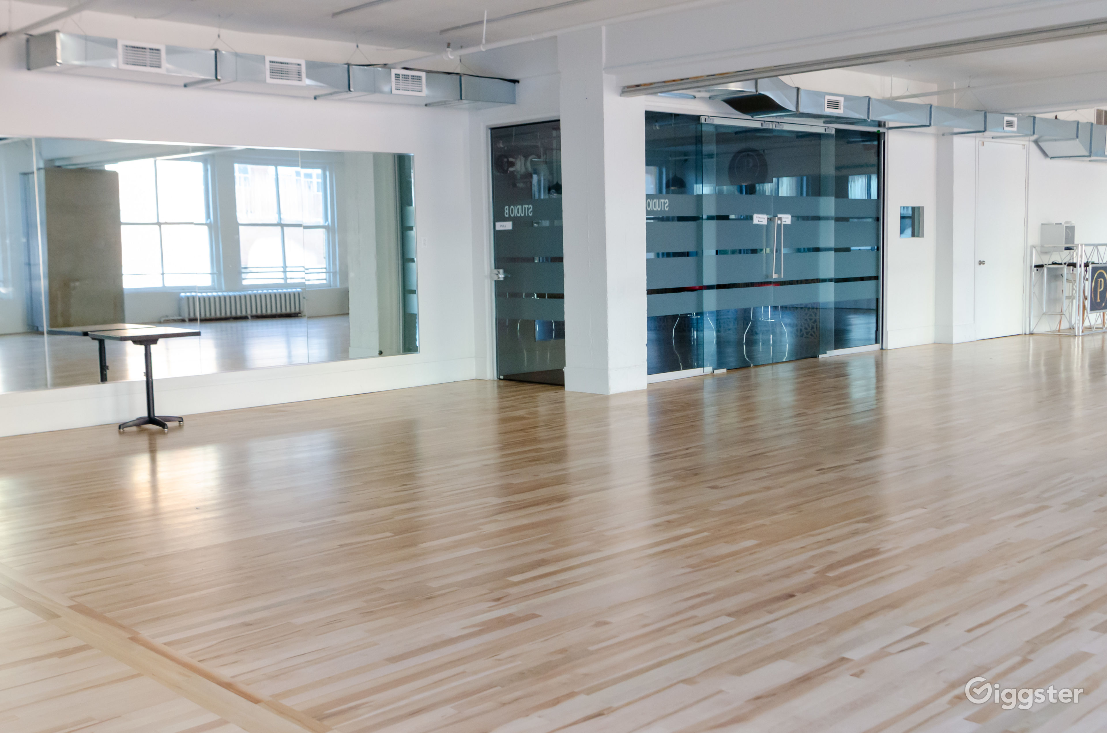 Incredible party lounge/studio: MTL Palladium | Rent this location on ...