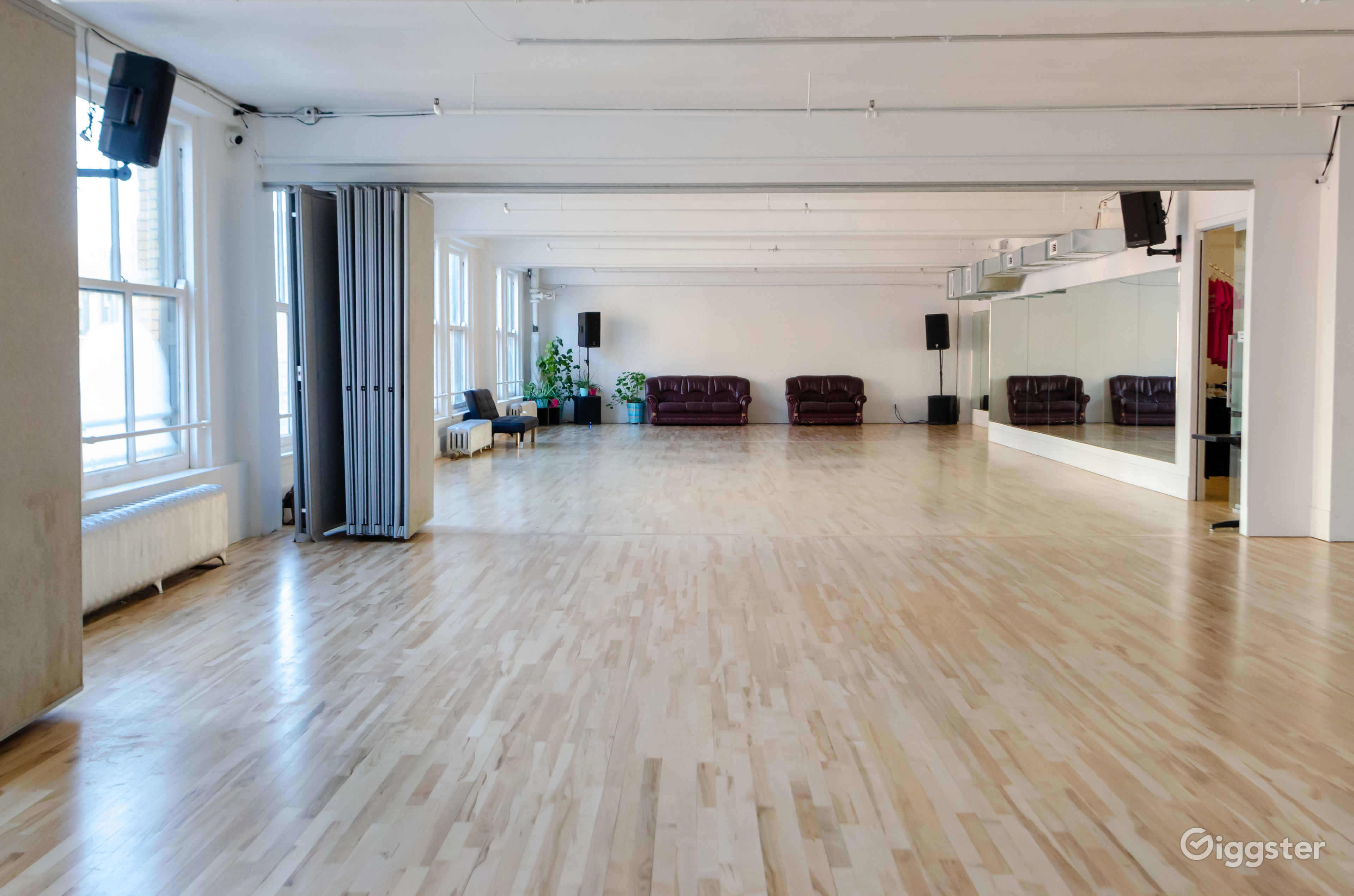 Incredible party lounge/studio: MTL Palladium | Rent this location on ...