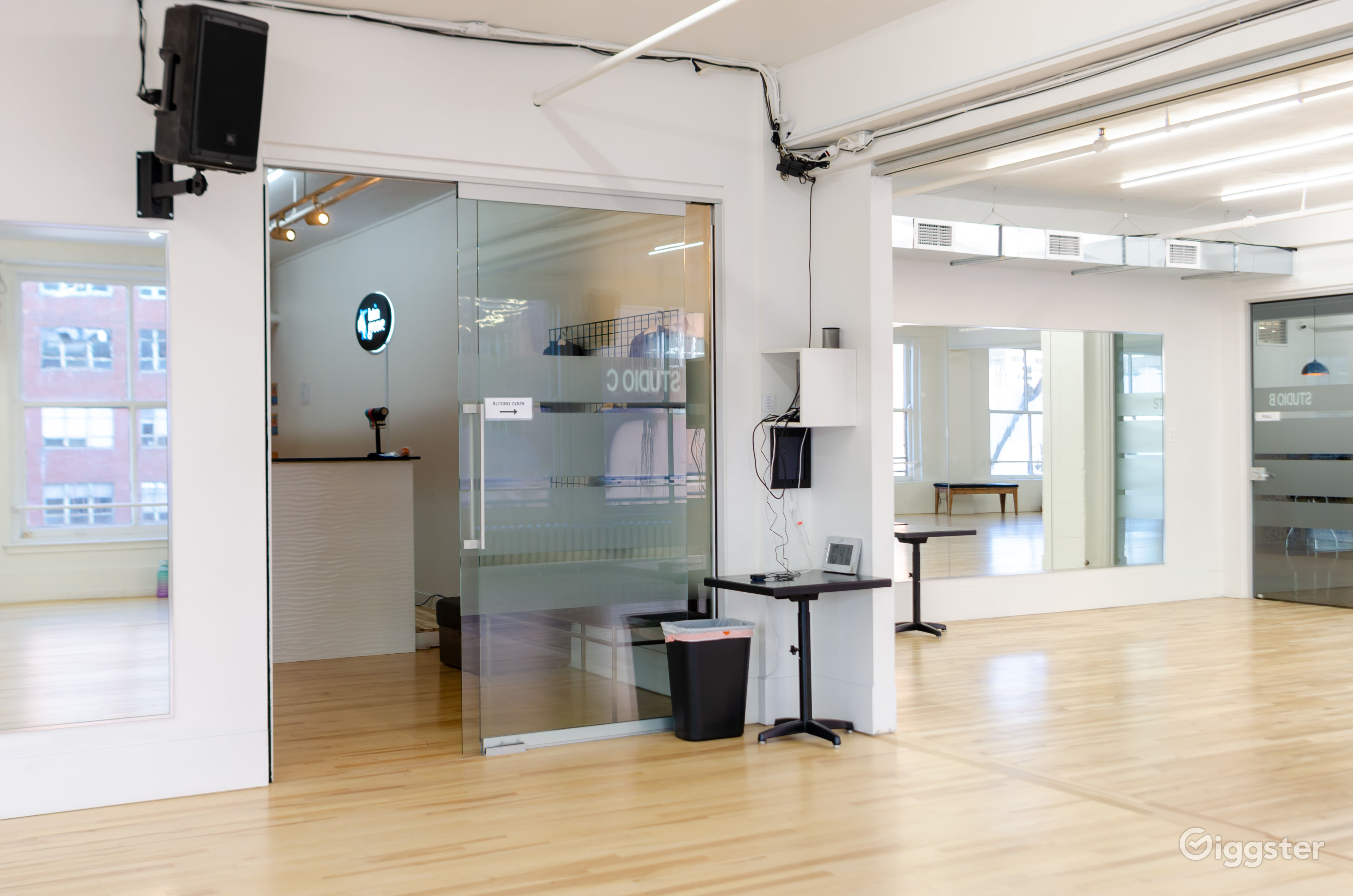 Incredible party lounge/studio: MTL Palladium | Rent this location on ...