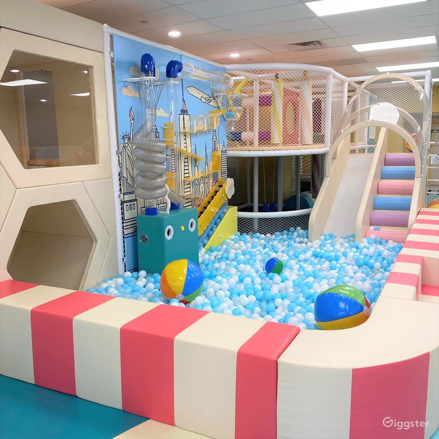 Children's Play and Learn Center in Forest Hills | Rent this location ...