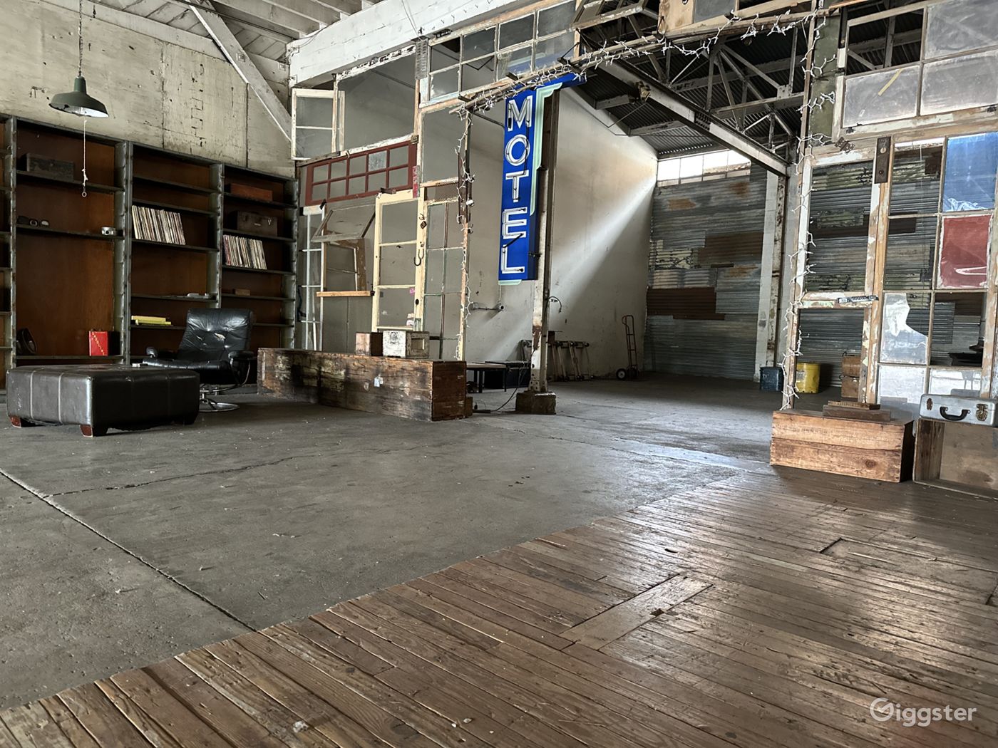Junky Loft Style Warehouse - Neon Signs - Props! | Rent this location ...